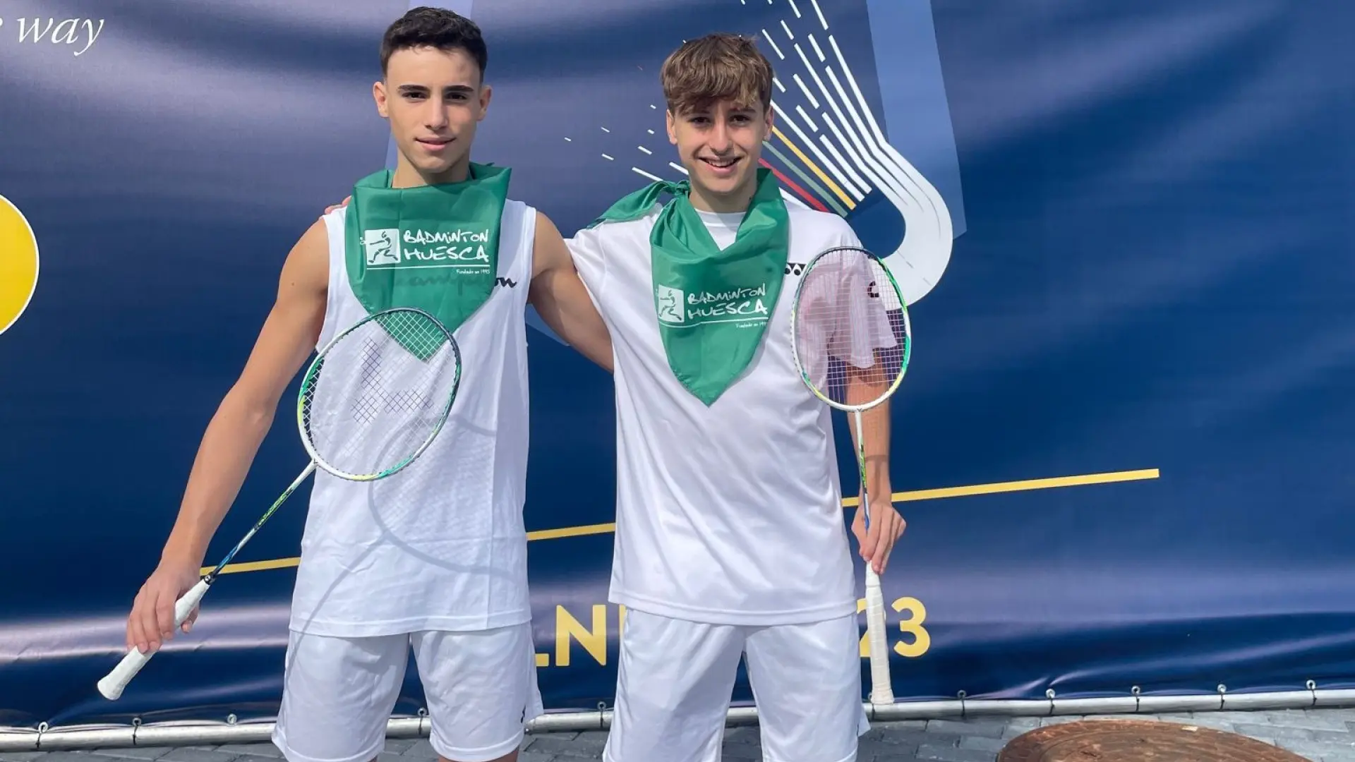 Al Europeo de Bádminton con la pañoleta de San Lorenzo: "Es una pena perdernos la fiesta, pero ...