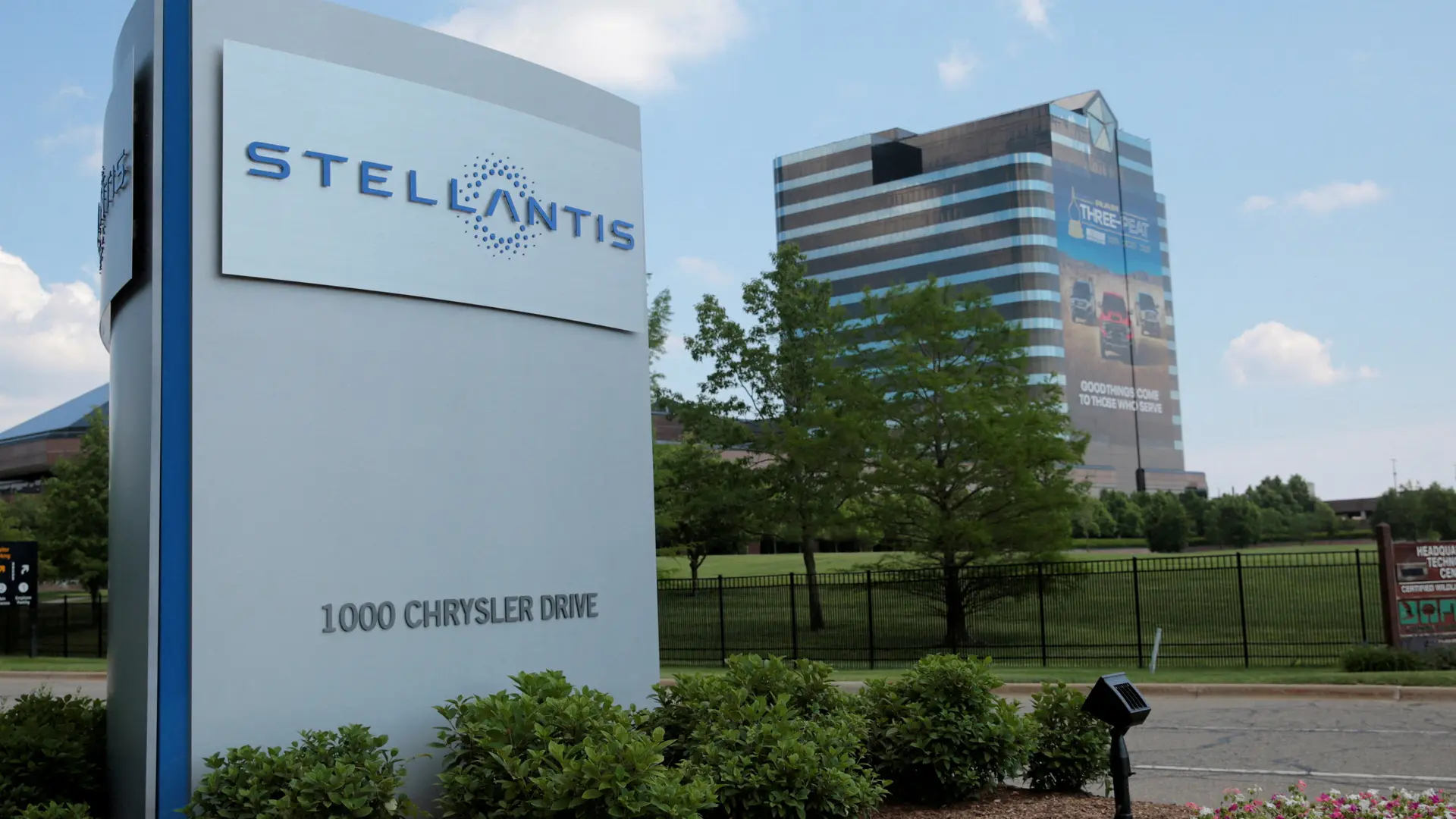 Stellantis copa más del 21% de turismos y vehículos comerciales ...