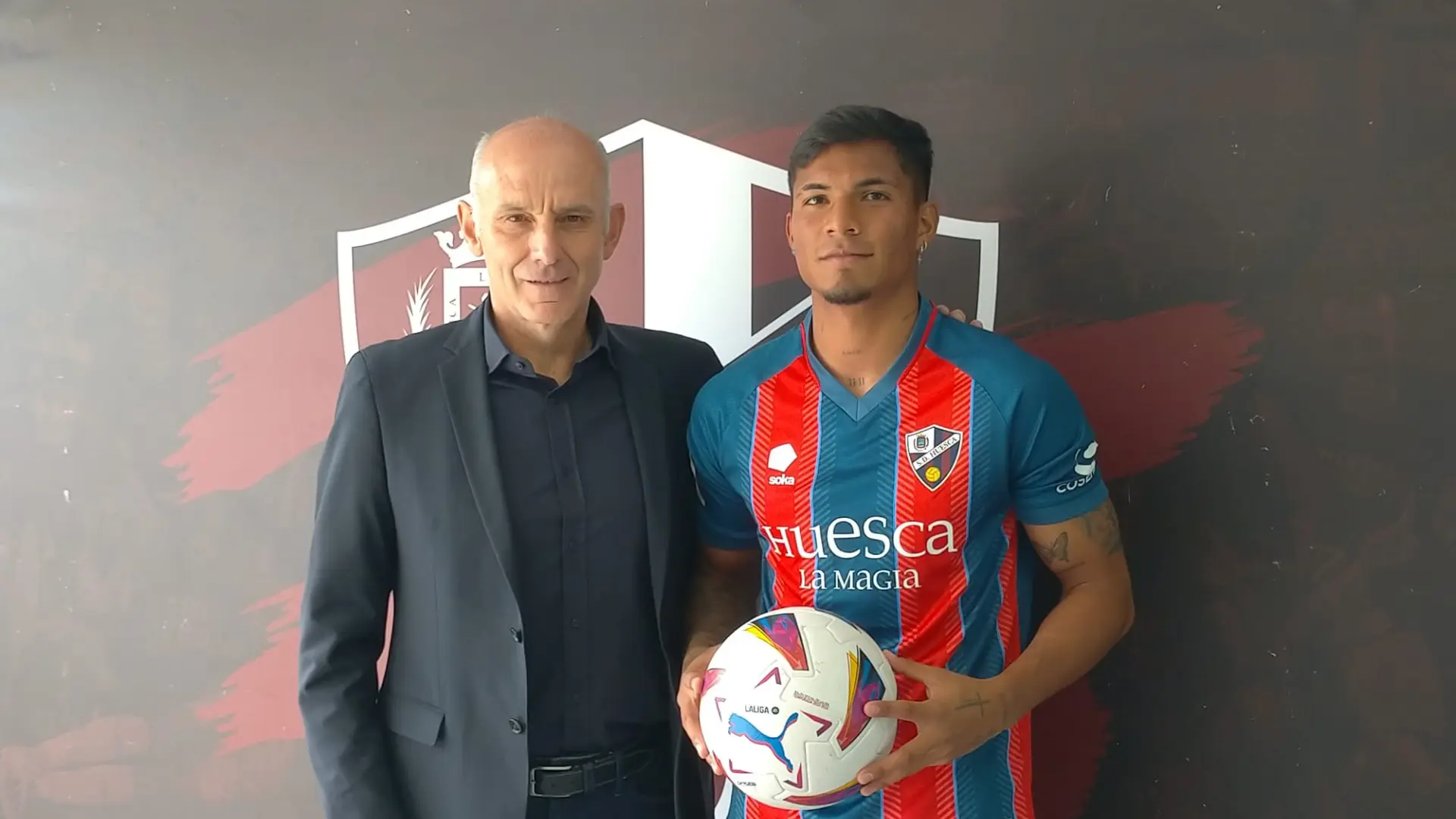 Jovanny Bolívar, un rematador para apagar la sed de gol del Huesca