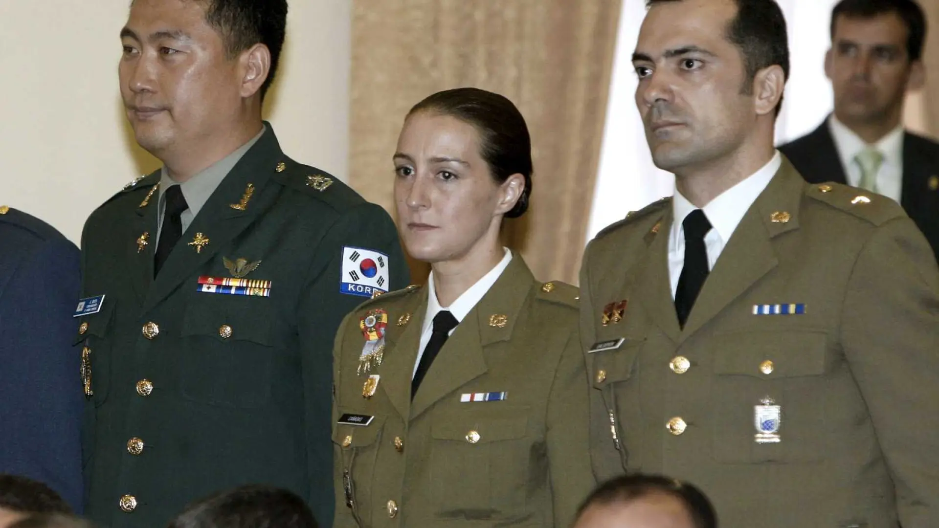 Una coronel va a ser la primera mujer que mande un Regimiento y estará ...