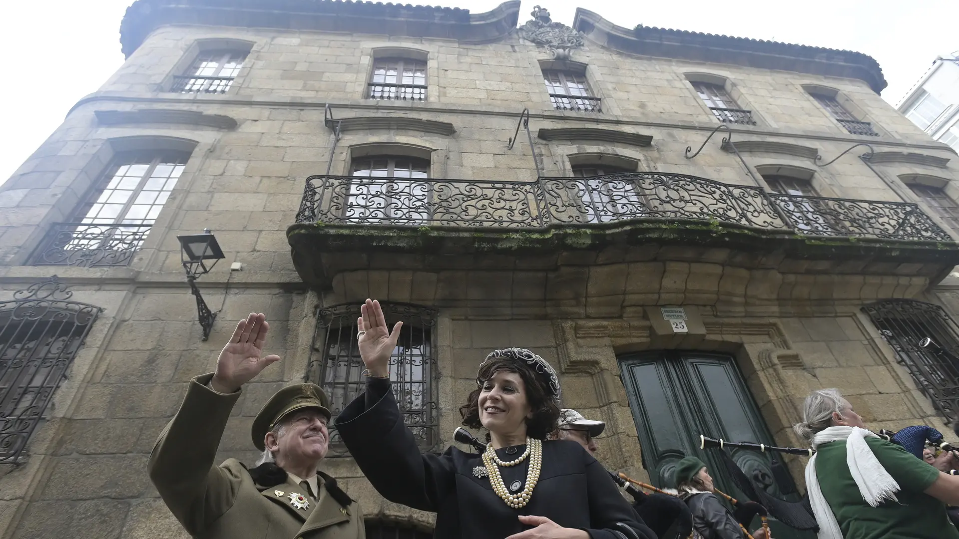 Cientos de personas vuelven a reclamar en La Coruña la recuperación de ...
