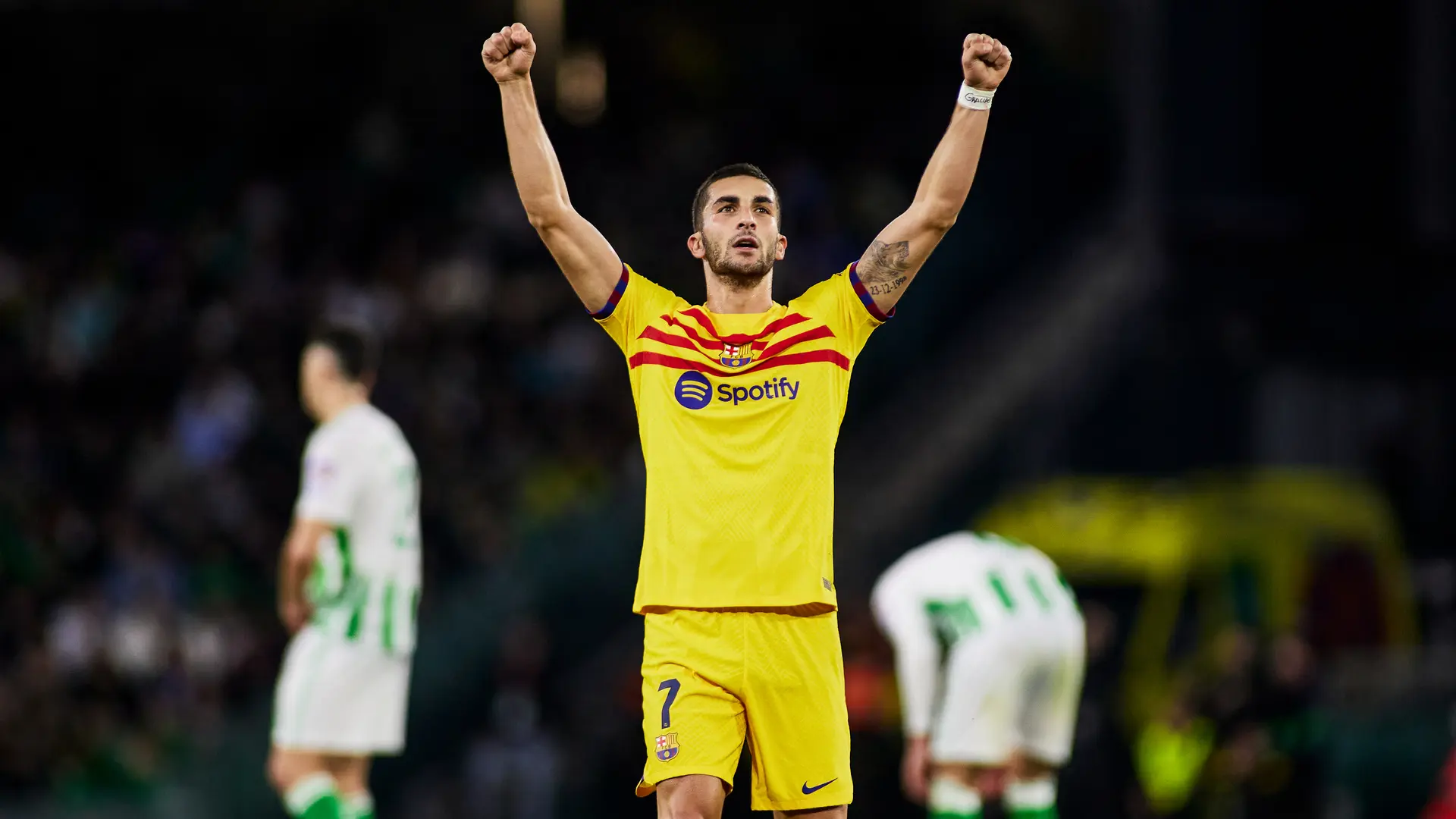 Un triplete de Ferrán Torres da la victoria al Barcelona ante el Betis ...