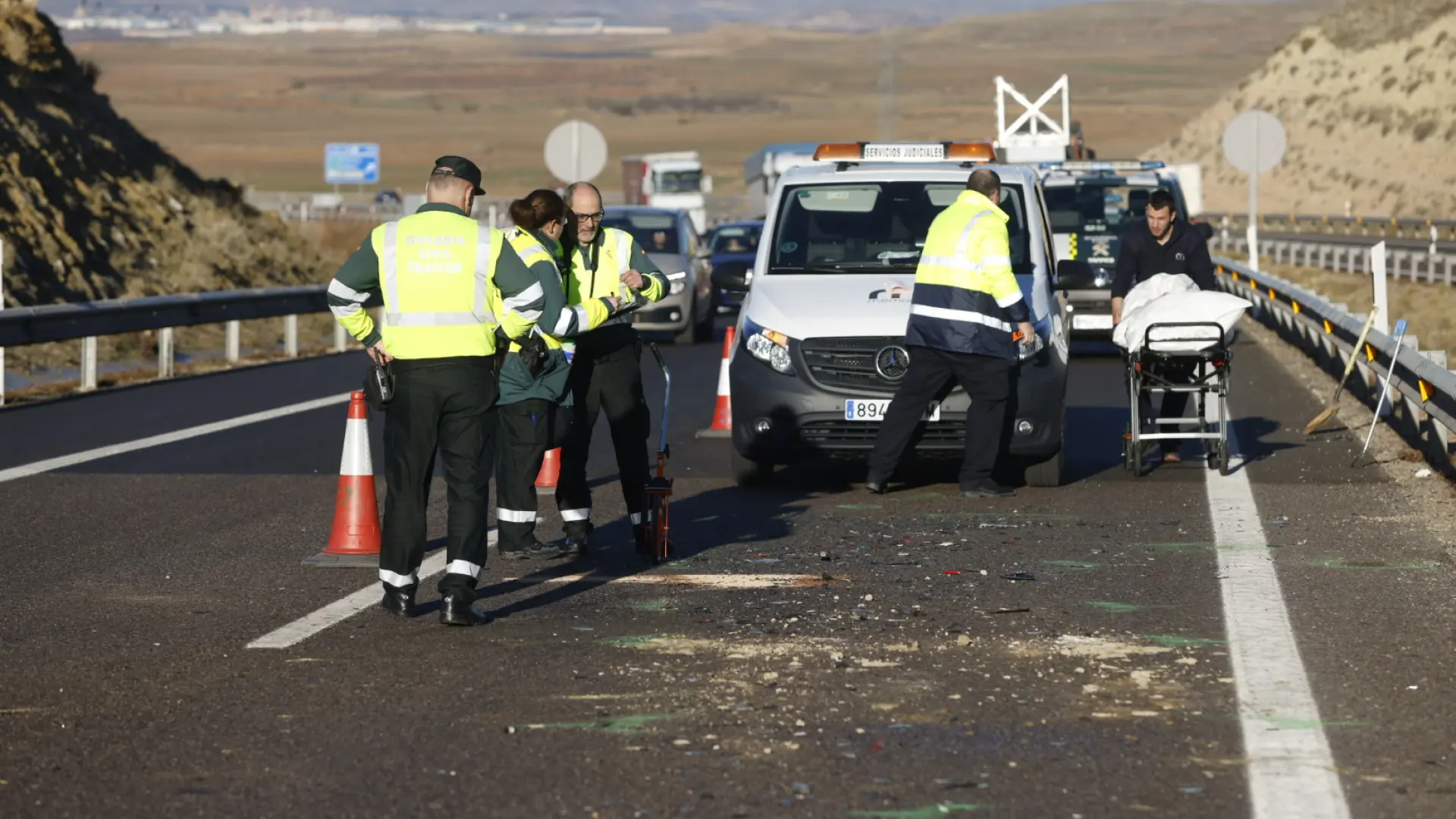 Un Muerto Y Dos Heridos Graves En Un Accidente Múltiple En La A 2 En La