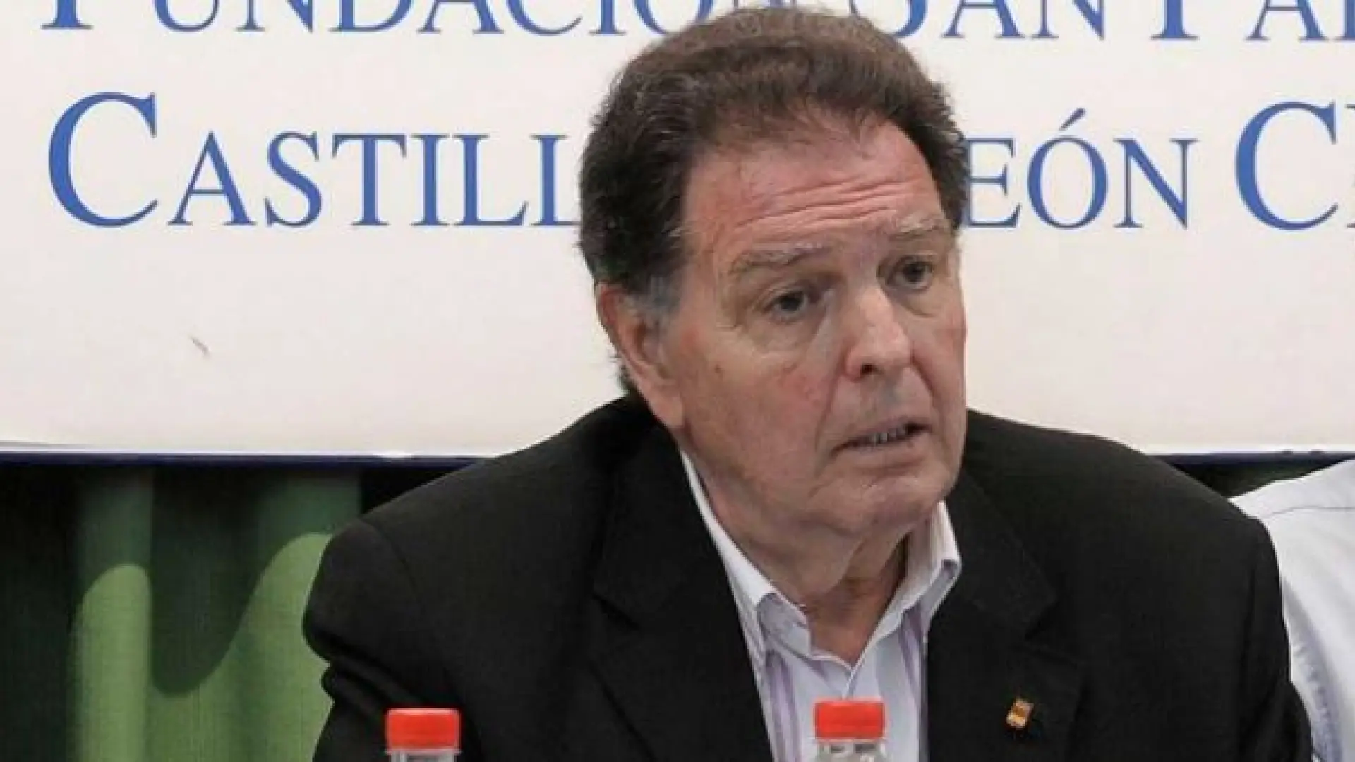 Fallece Ángel María de Pablos, la primera voz del ciclismo televisivo