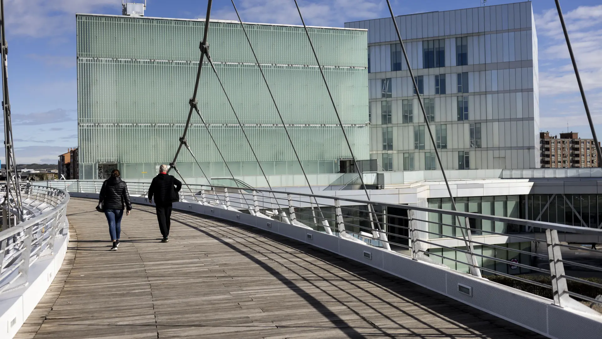 El Ayuntamiento de Zaragoza asegura que "potenciará" Etopia y la oposición critica los cambios