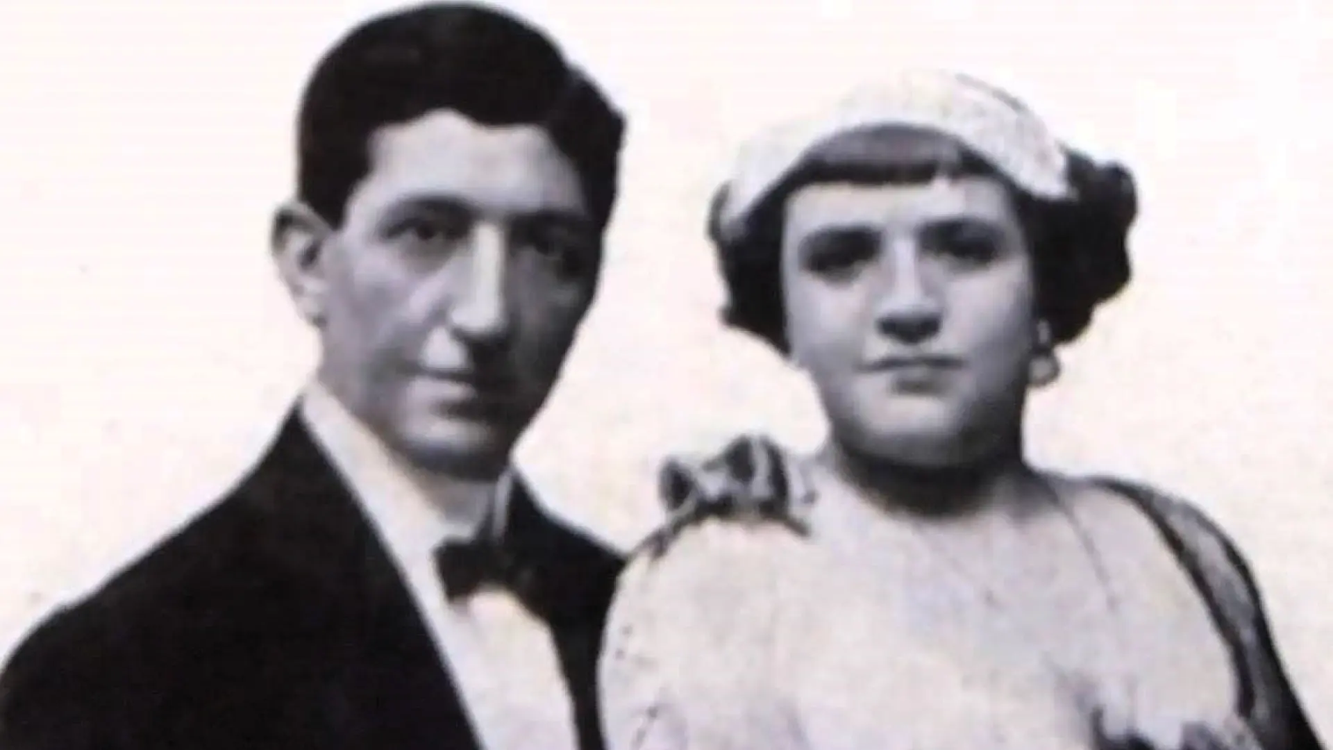 Tamarite hace magia y saca de la chistera a Selika, ayudante y esposa ...