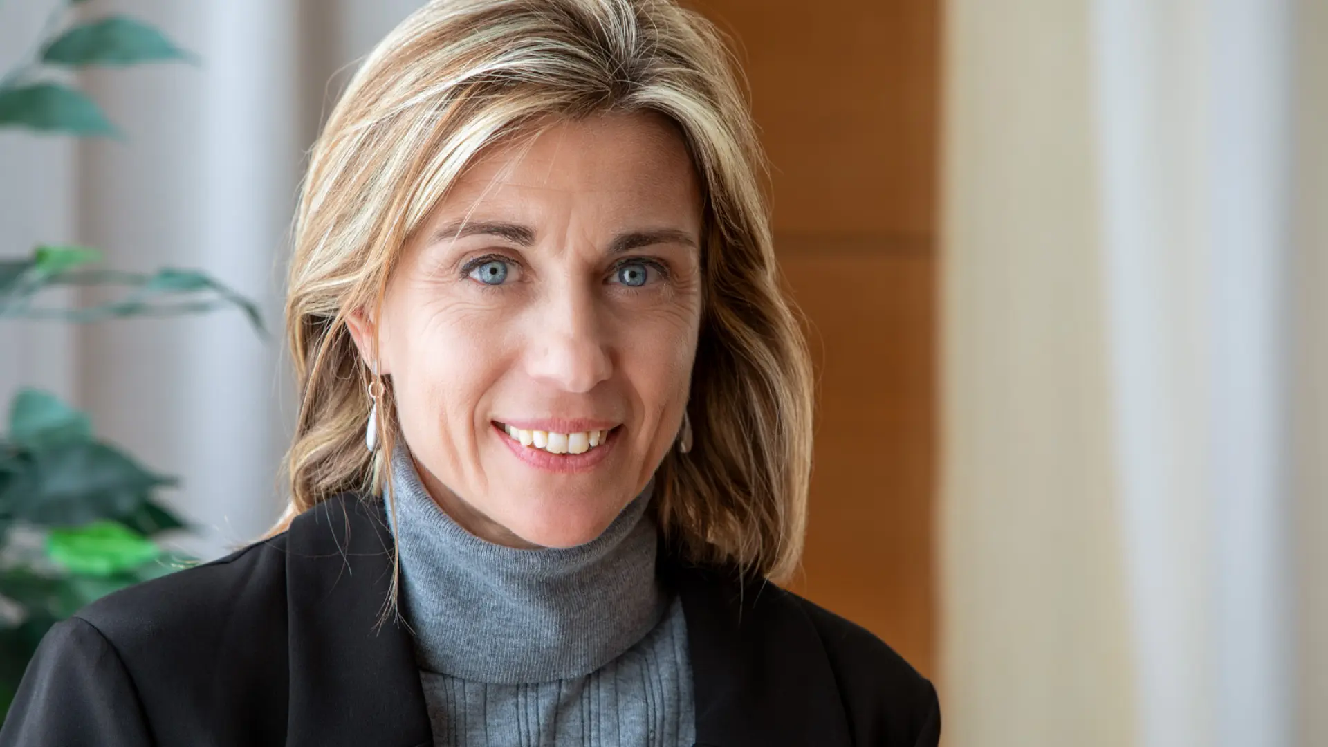 Elena Simón es la nueva directora de la fábrica Ercros en Sabiñánigo