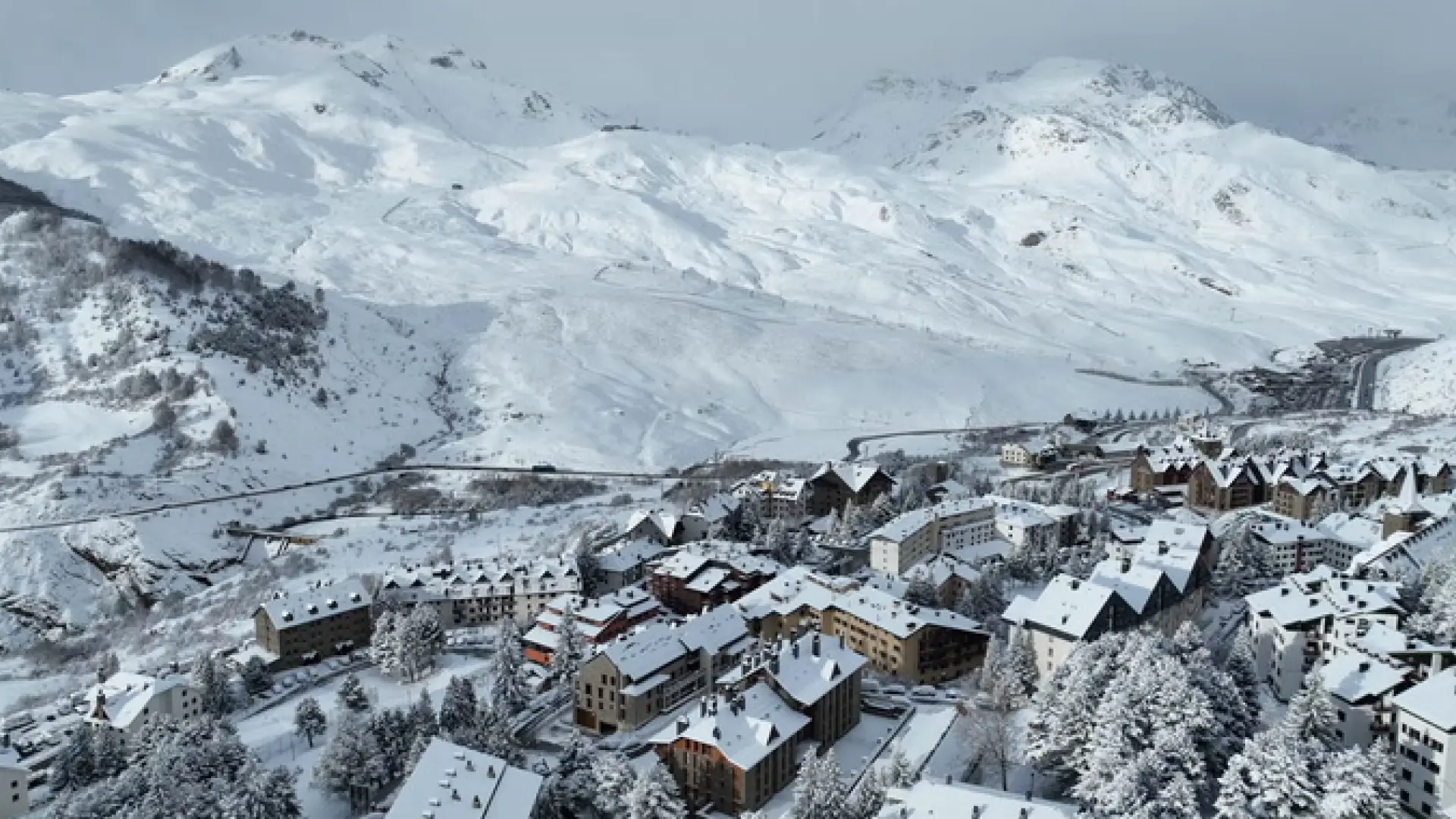 Vídeo | Así ha sido la nevada de este sábado en la estación de esquí de ...