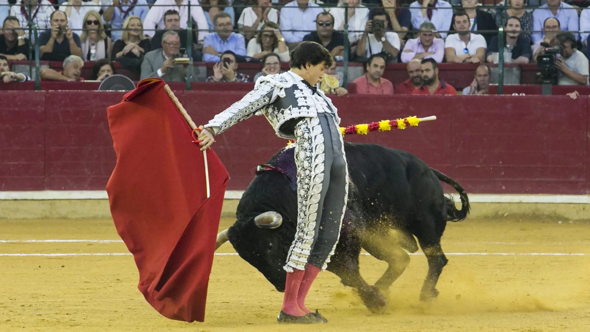 Carteles taurinos de la Feria de San Jorge: Roca Rey vuelve a Zaragoza ...