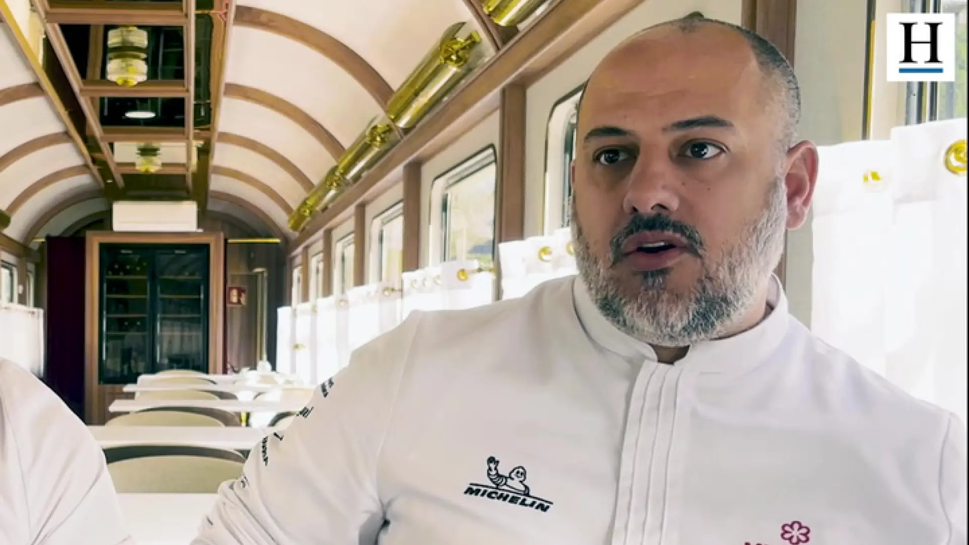 VIDEO: El vagón 1928 se estrena para ir a cenar en el Canfranc Estación