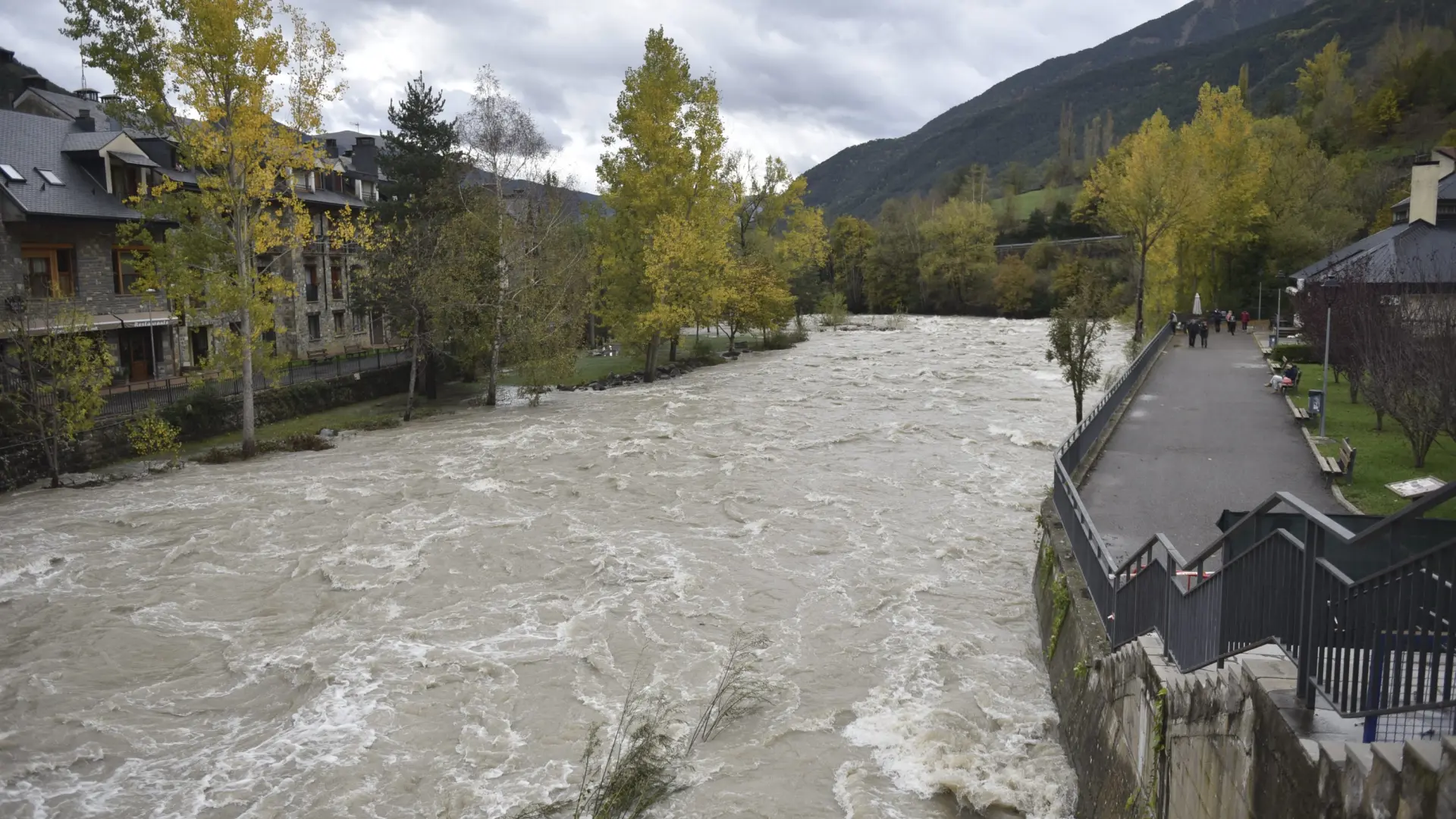 Muere un piragüista de 25 años en un accidente con un kayak en Torla