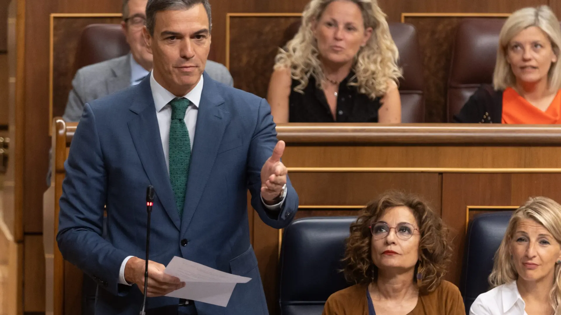 Sánchez lleva al Congreso su plan de "regeneración" envuelto en incógnitas