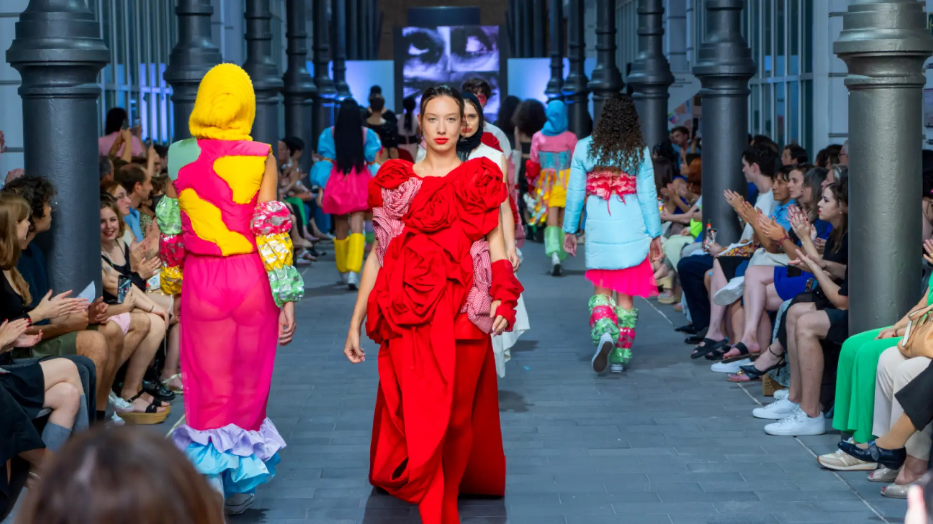 Los alumnos del centro Hacer Creativo se despiden con un colorido ...