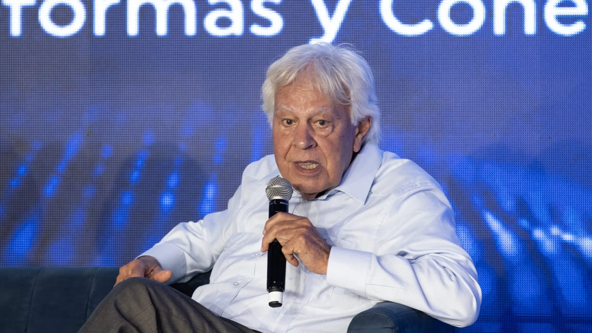 Felipe González lamenta que "la democracia está en retroceso" en una ...