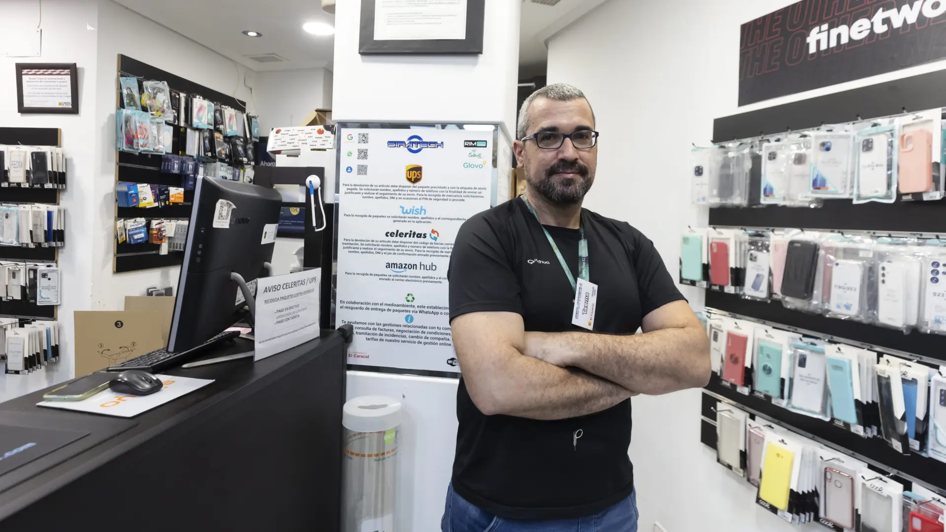 ¿Qué hacer si se cae el móvil en el baño o en la playa? Olvídate del arroz