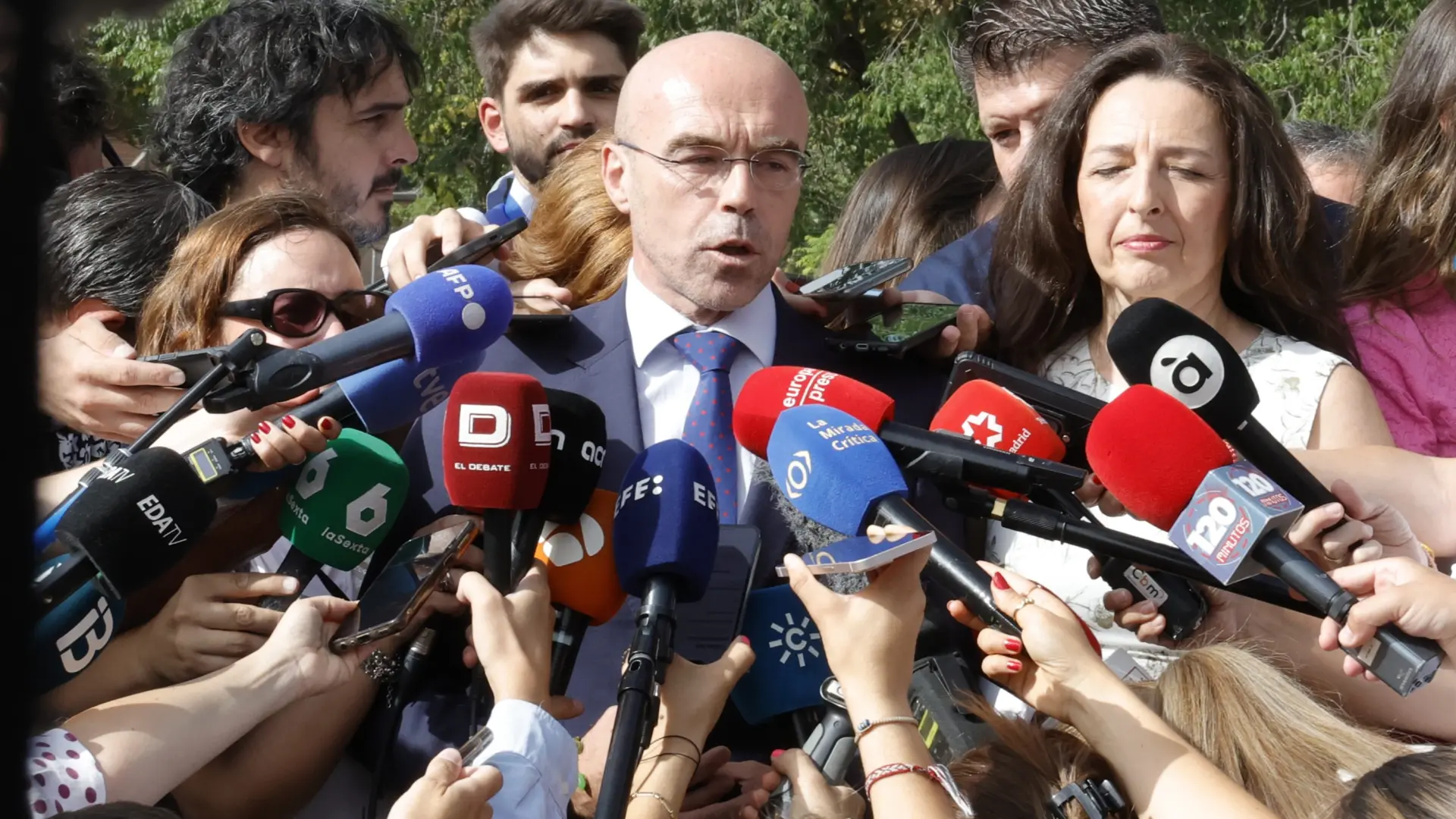 Vox se querella contra Pedro Sánchez, Félix Bolaños y el abogado ...