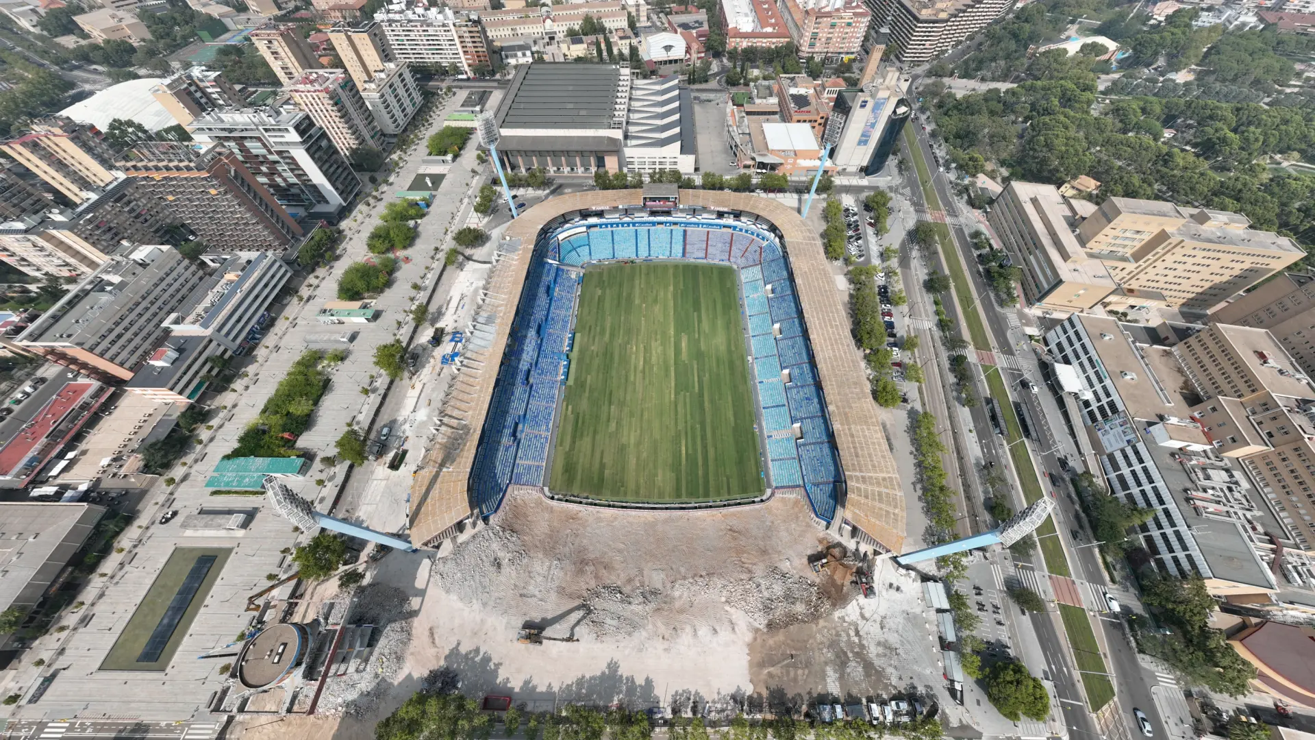 Así avanzan las obras de La Romareda: el Gol Sur desaparece y los accesos ya están listos