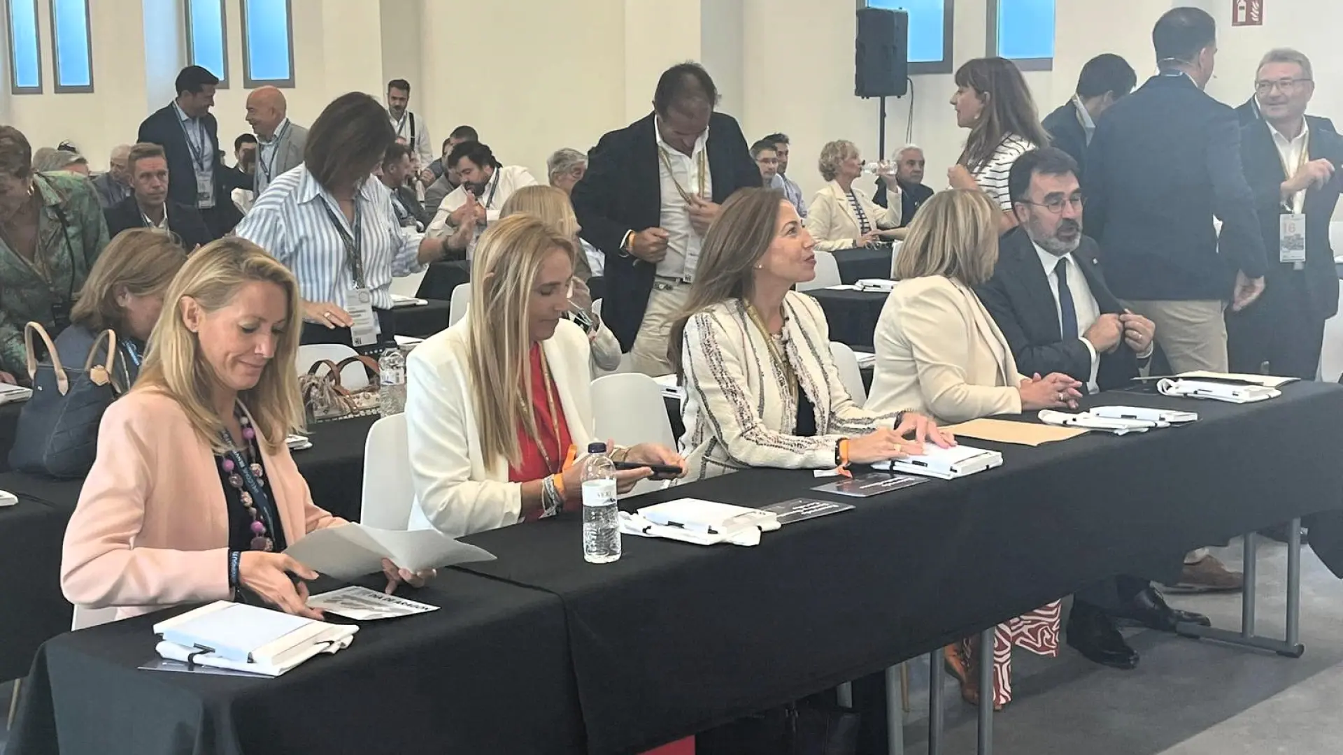 La alcaldesa de Tamarite de Litera participa en el Día de Aragón organizado en el Puerto de ...