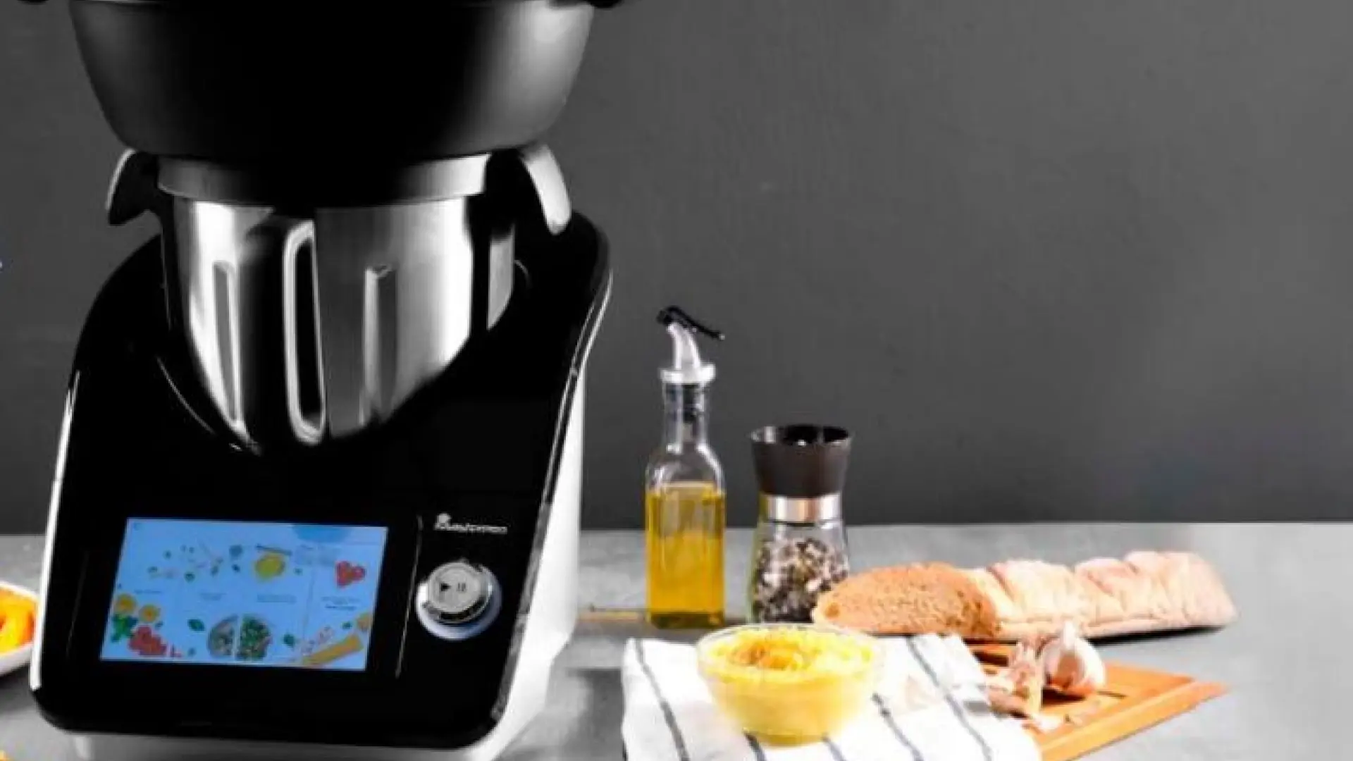 Masterpro: el robot de cocina con el que Aldi quiere plantar a Lidl y ...