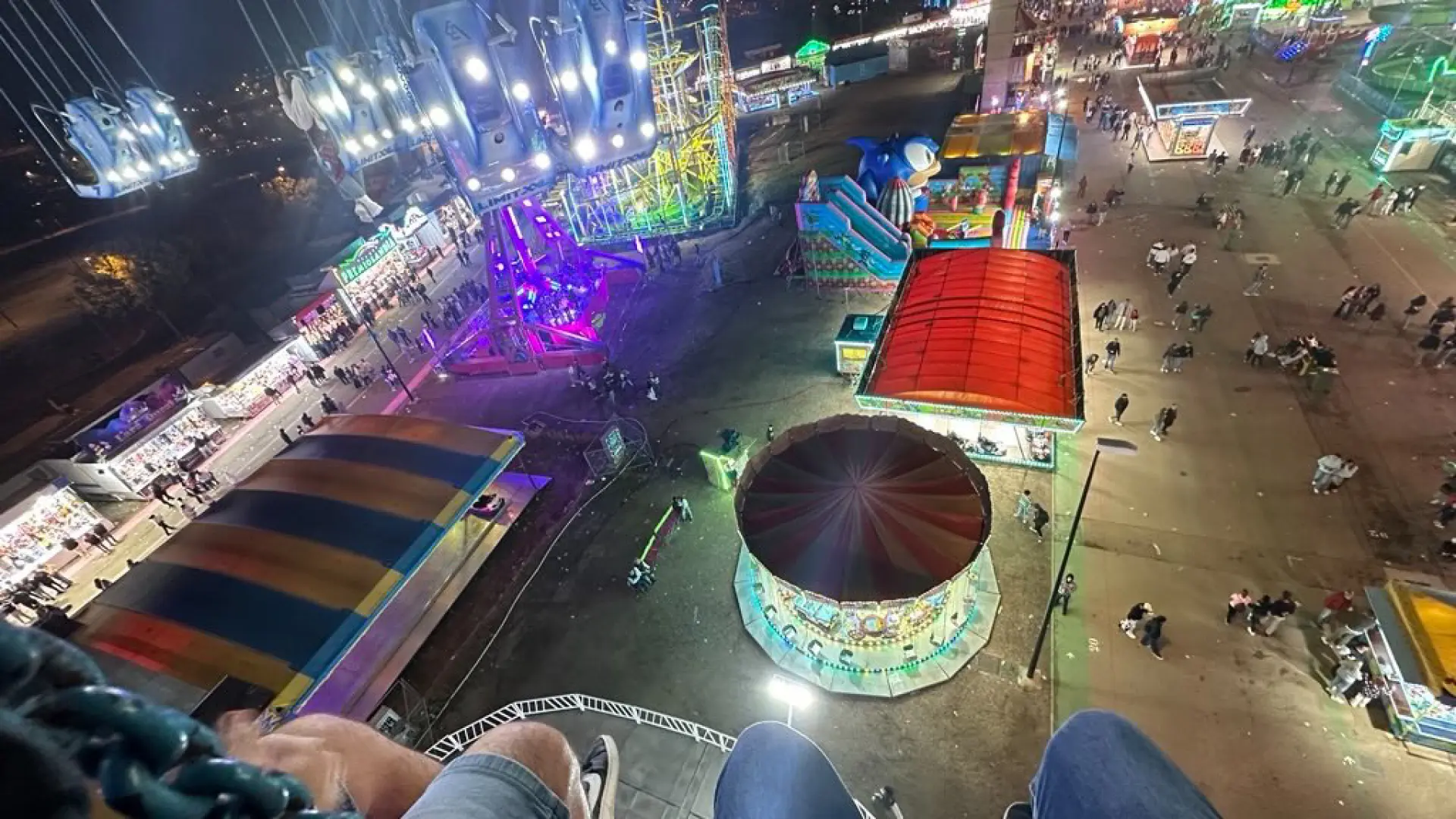 Vídeo | Colgado en la atracción averiada en Zaragoza: así lo contó en ...