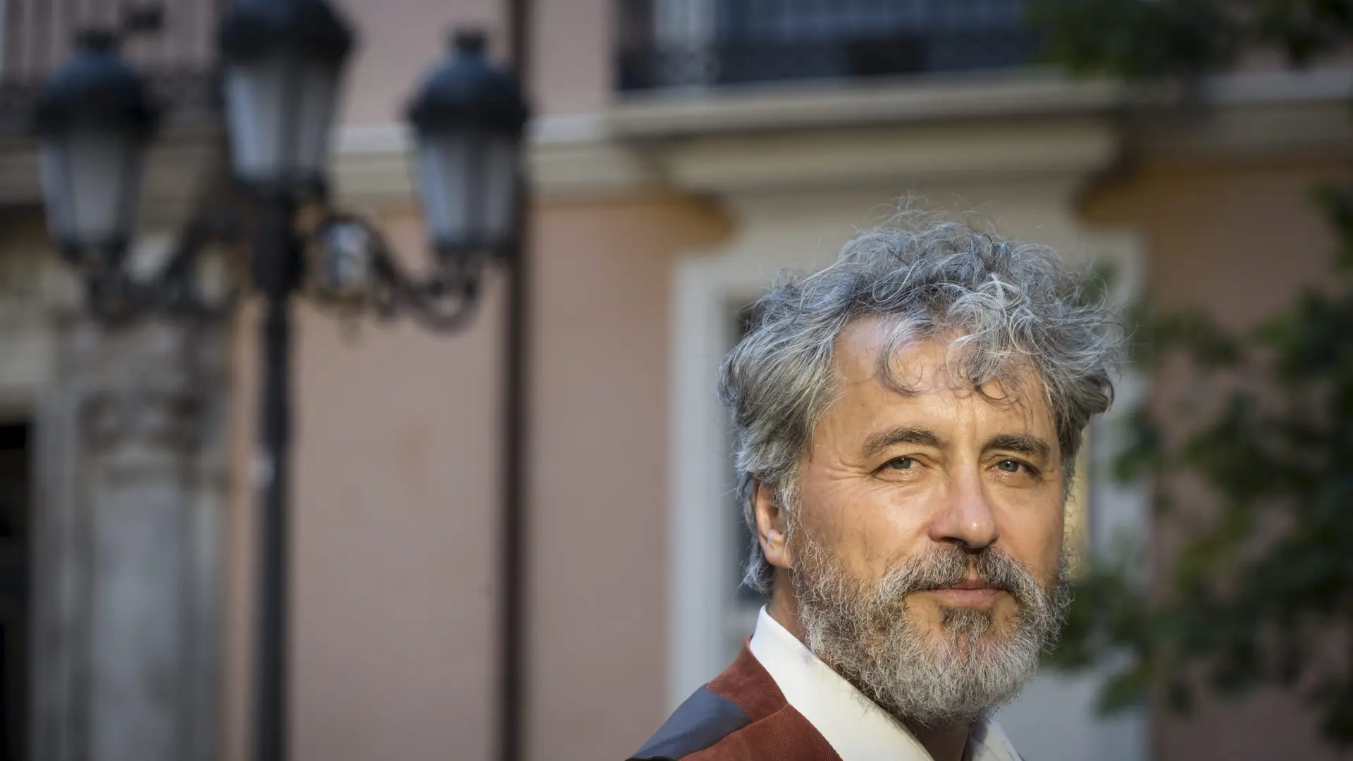 Manuel Rivas, el escritor que oye las voces del mar y los murmullos del ...