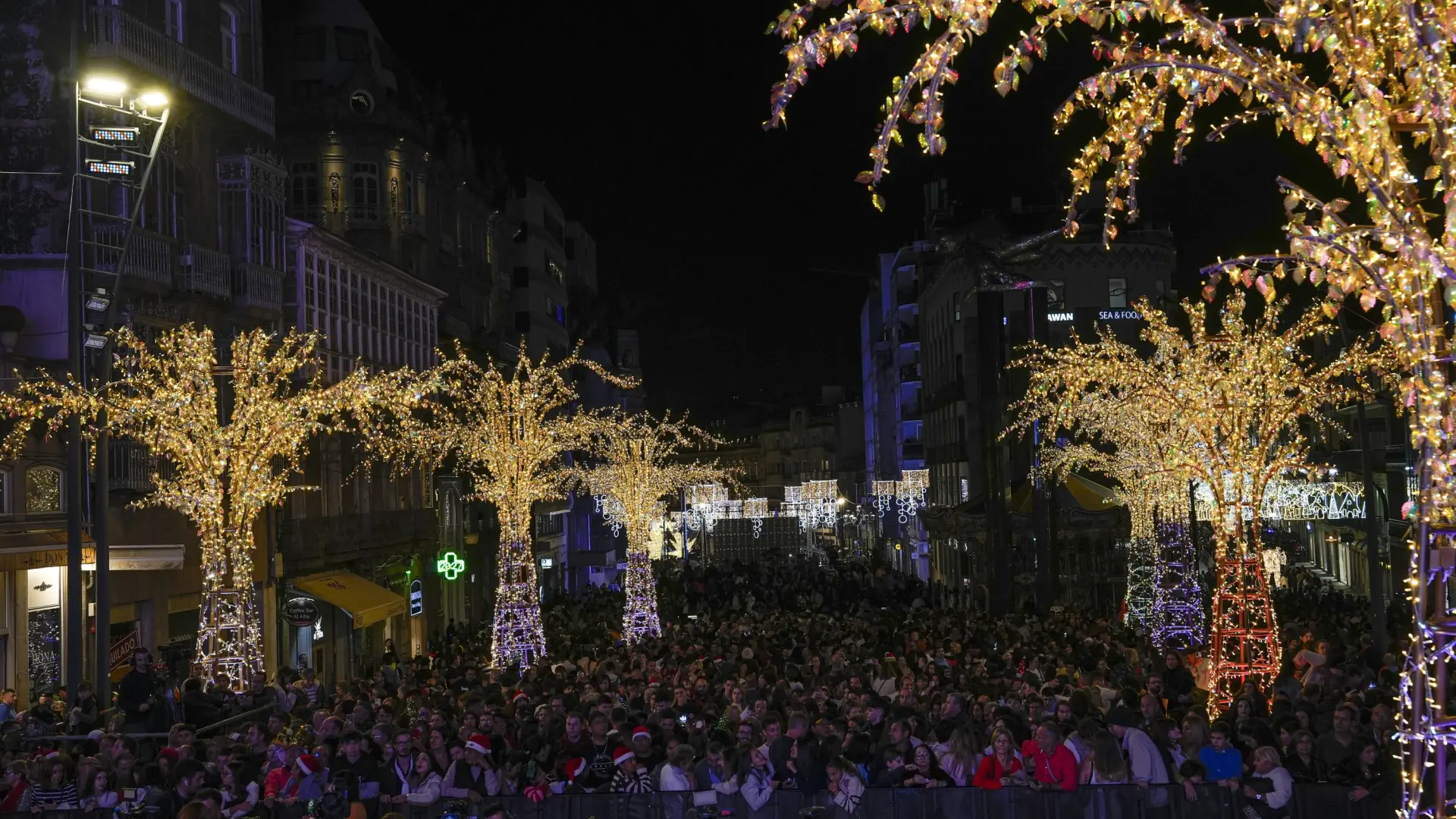 Fotos de la Navidad que ya luce en Vigo | Imágenes