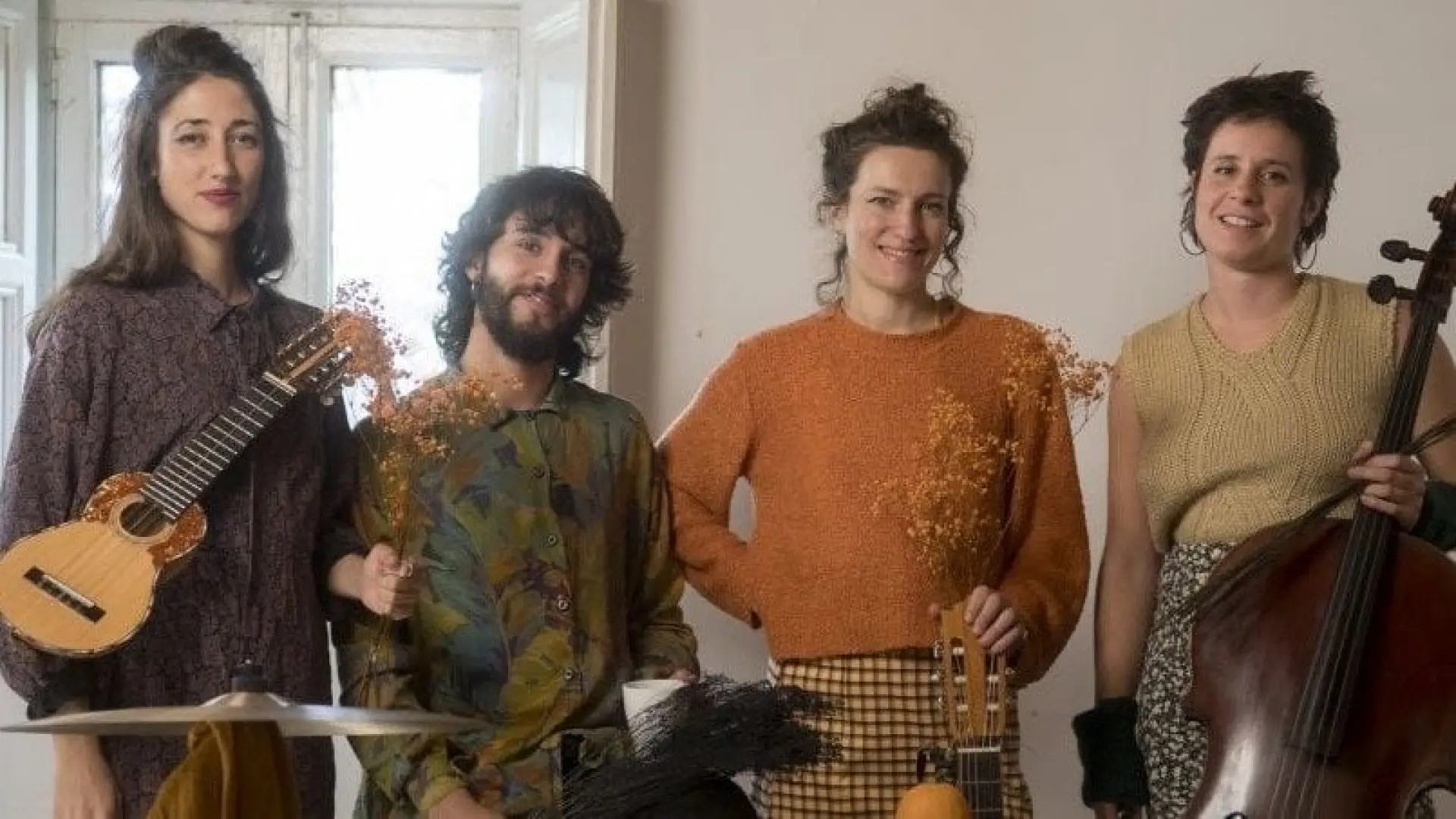 Faneka cierra con caricias sonoras la tanda otoñal del ciclo Bombo y ...