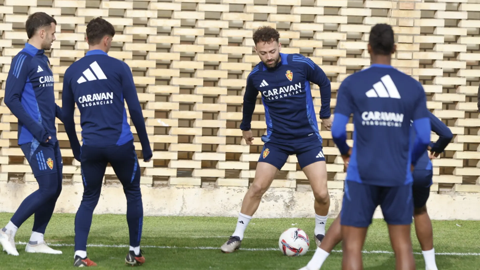 Keidi Bare ya trabaja con el grupo y Nieto ya toca balón