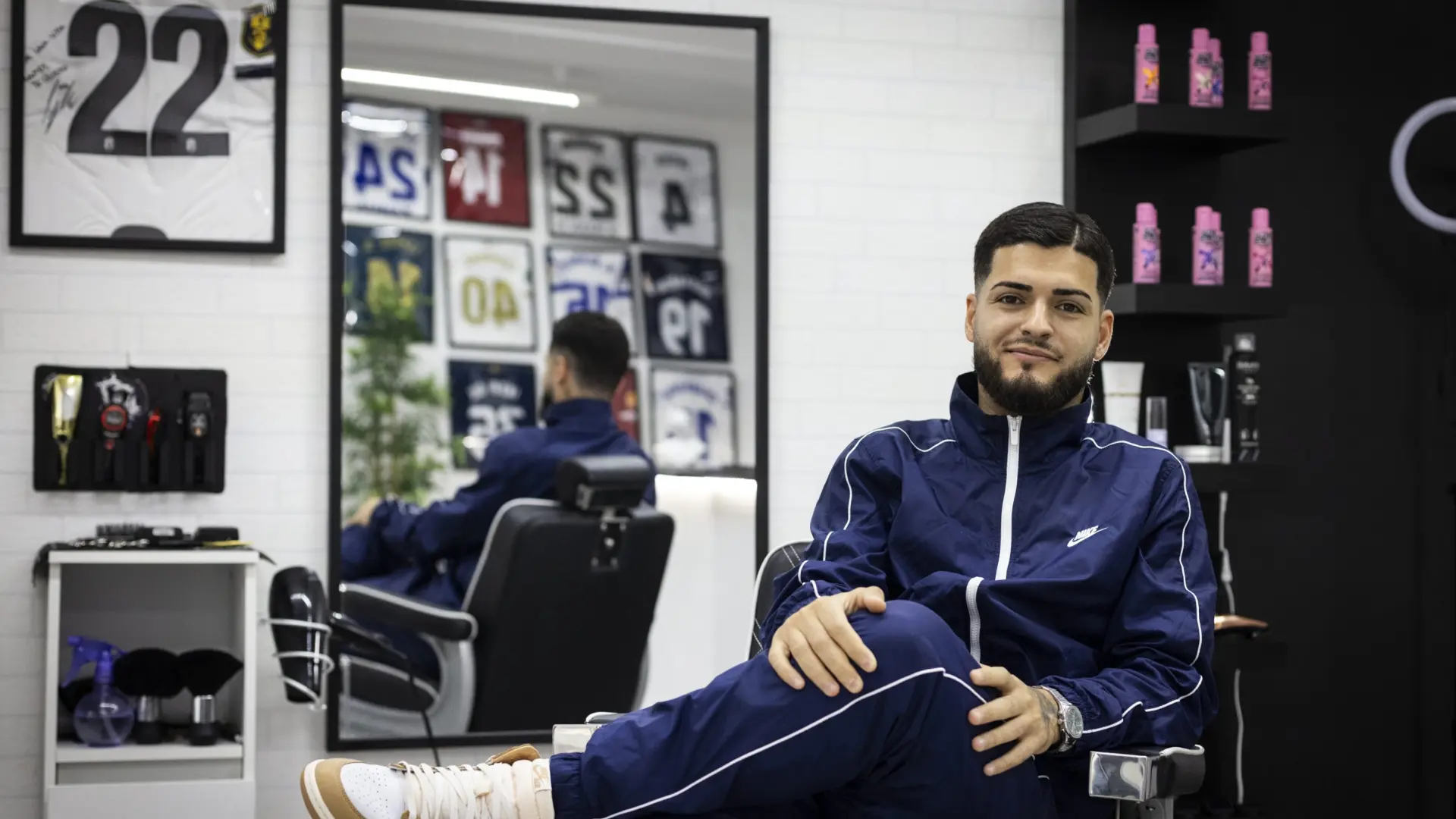 El peluquero zaragozano que vacila a los futbolistas