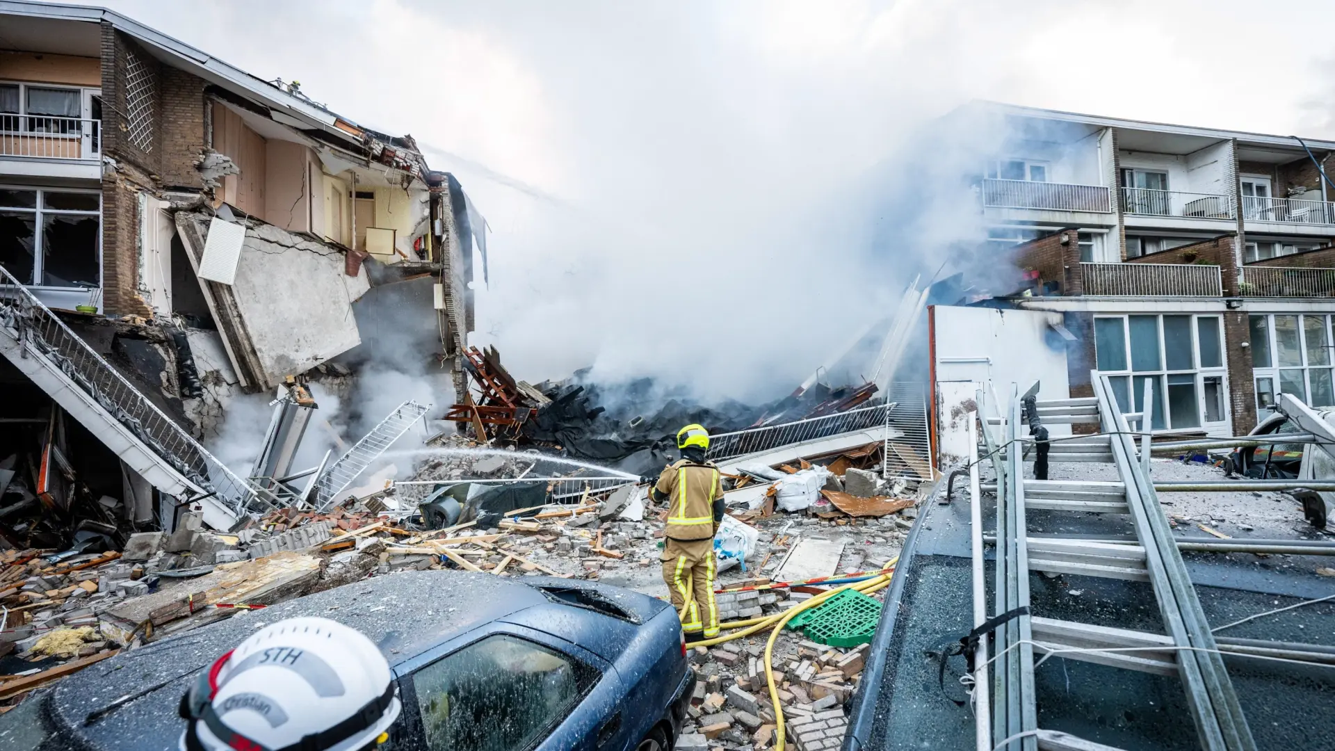 Al menos 4 muertos en el derrumbe de un edificio en La Haya tras dos explosiones