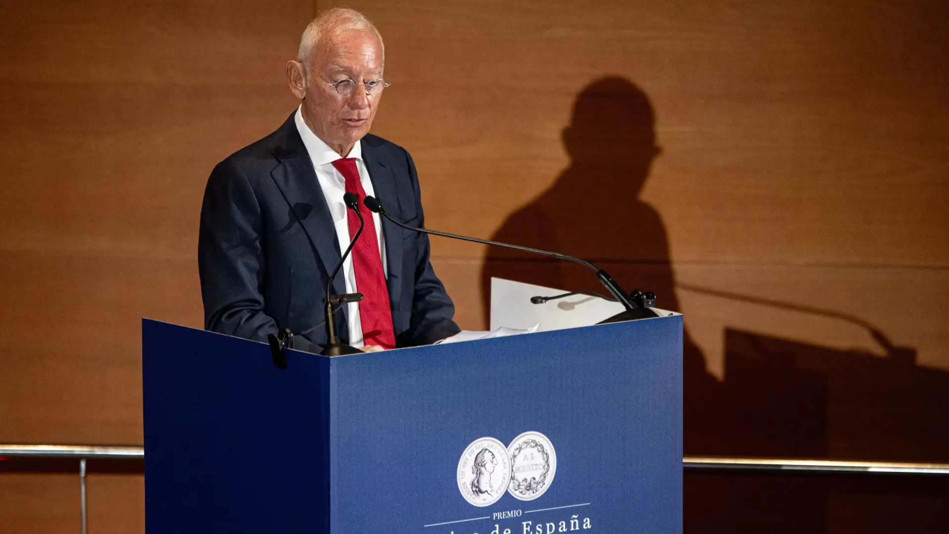 Isak Andic, un emprendedor hecho a sí mismo que llevó la marca Mango al ...