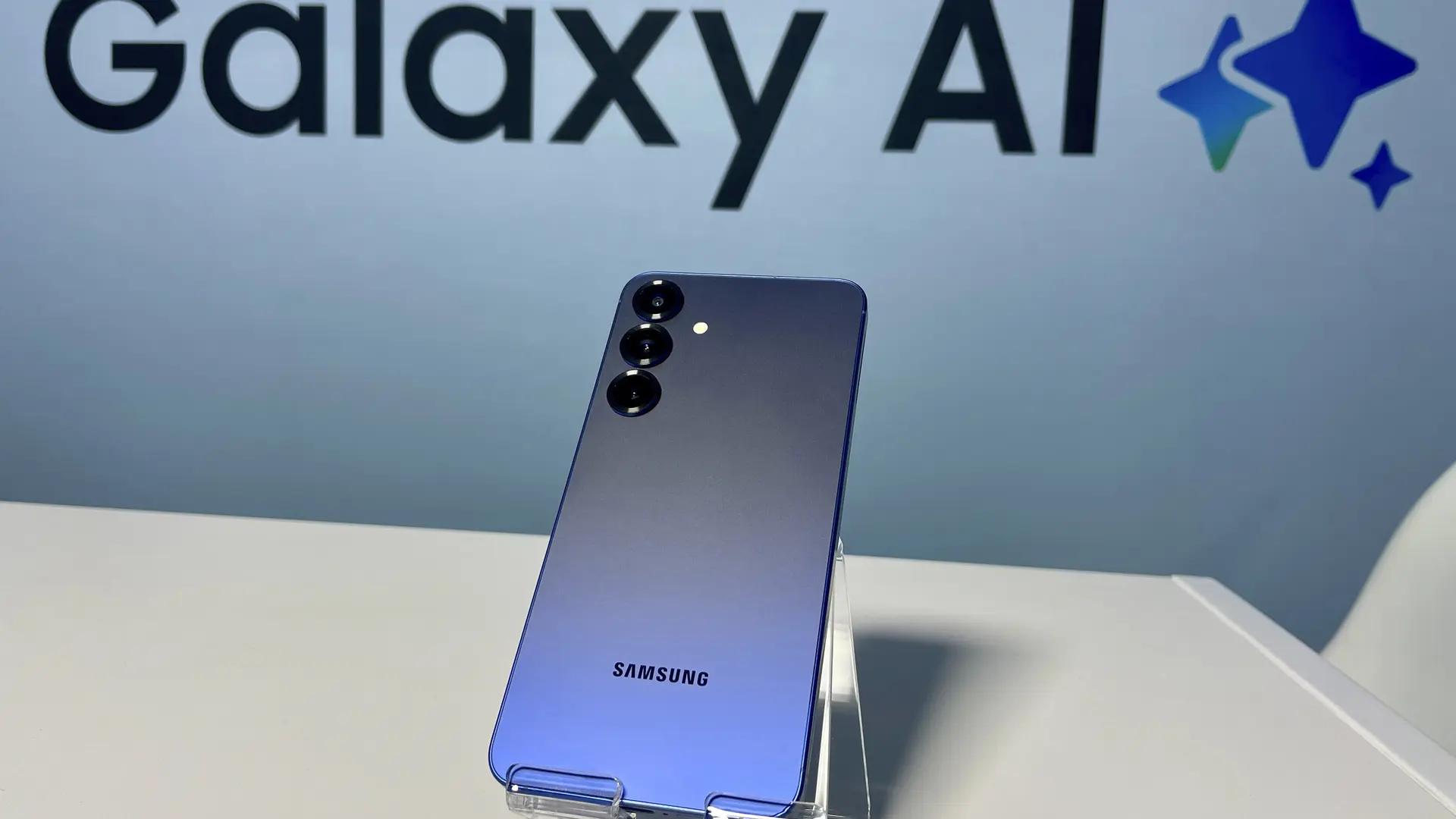 Samsung presenta sus nuevos modelos de teléfonos Galaxy