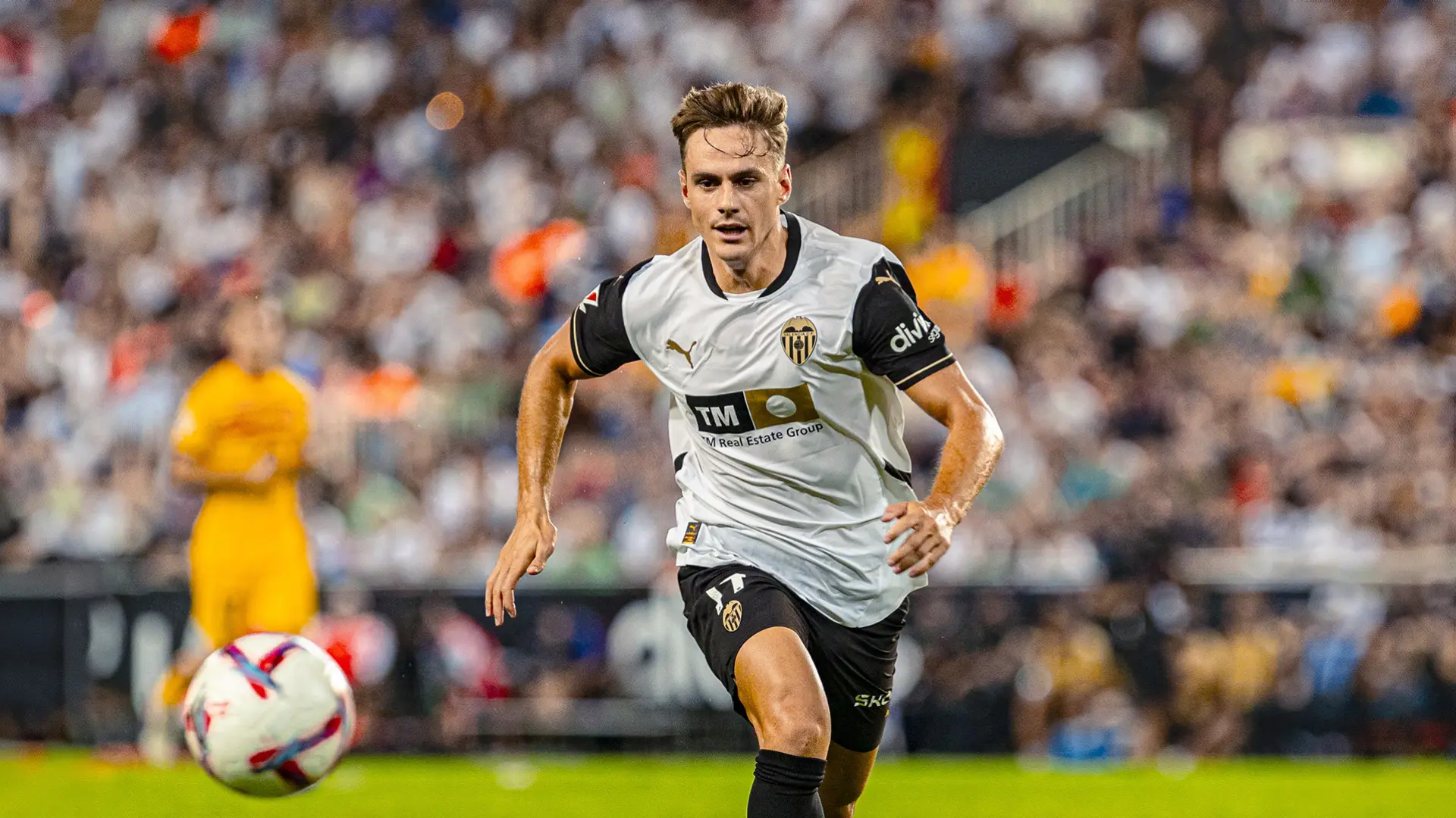 El Valencia deja al margen a Dani Gómez, objetivo del Real Zaragoza