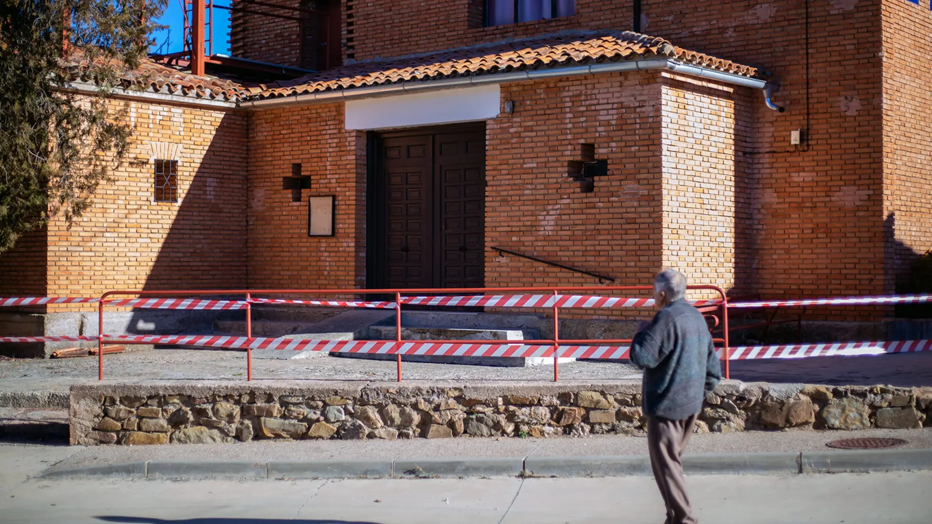 La iglesia de Valtorres lleva más de un año cerrada por la caída de ...