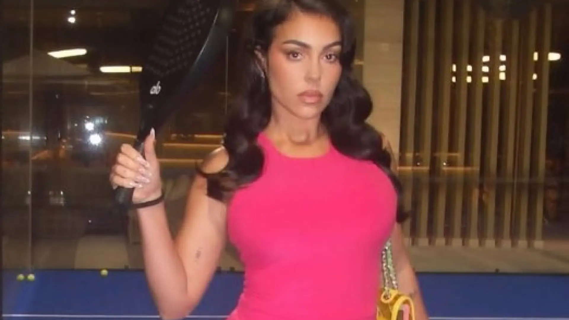 El bolso de plástico de 5.000 euros con el que Georgina Rodríguez juega ...