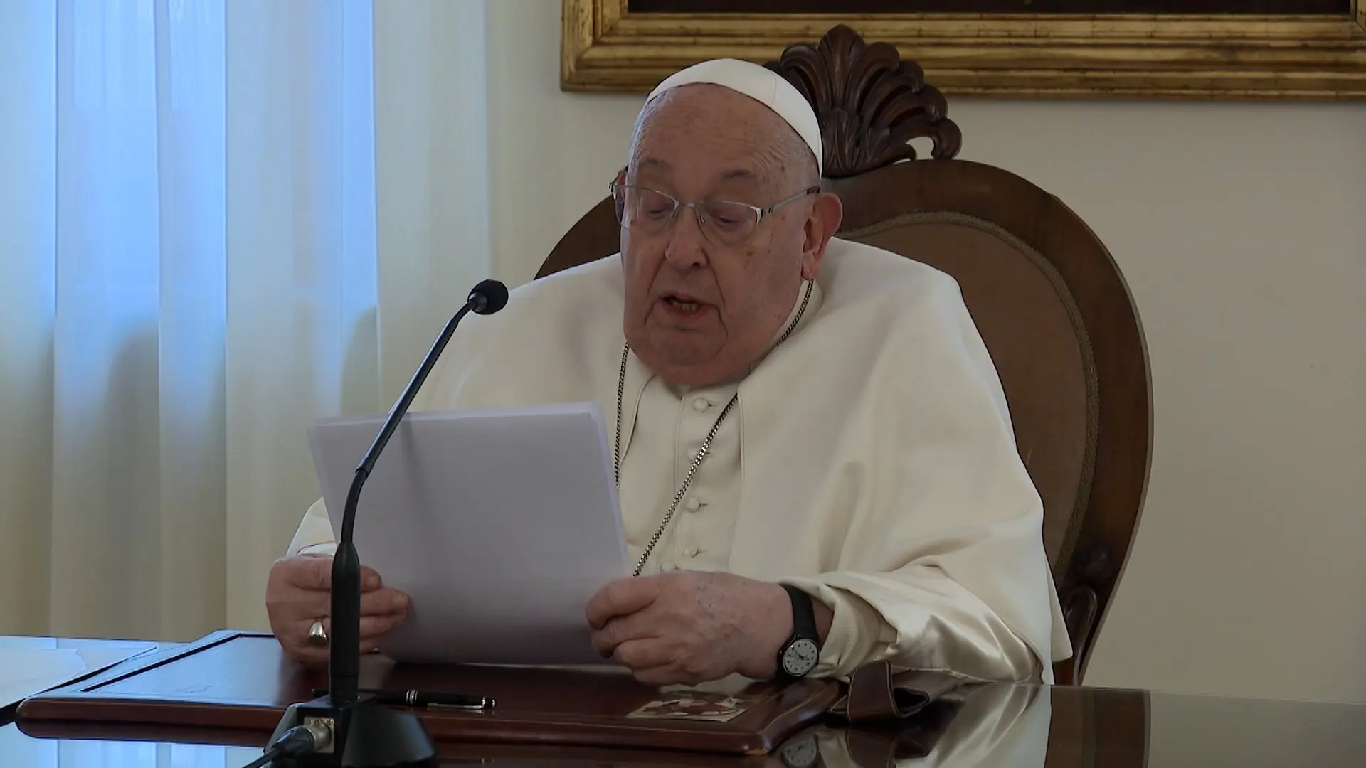 Vídeo | El papa Francisco sufre una neumonía bilateral y sigue presentando un cuadro clínico ...