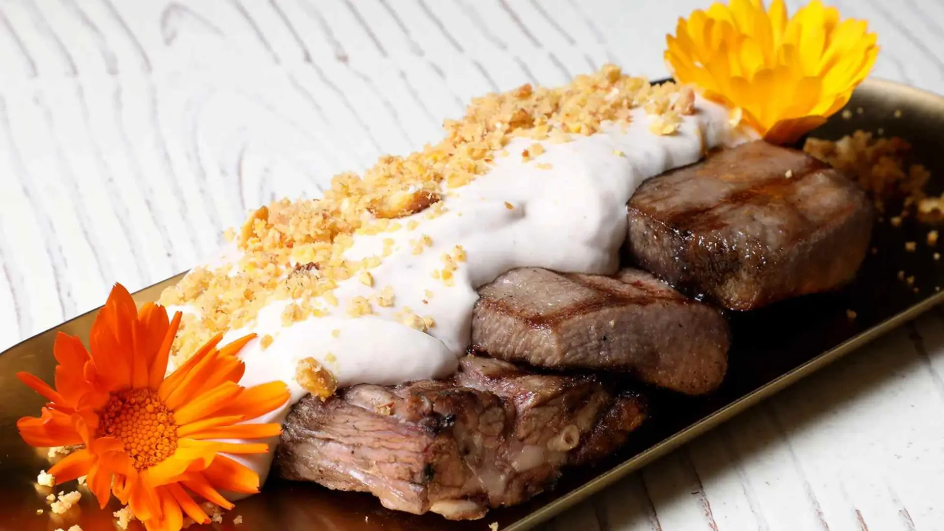 El restaurante de un pueblo de Zaragoza con la carne como protagonista ...