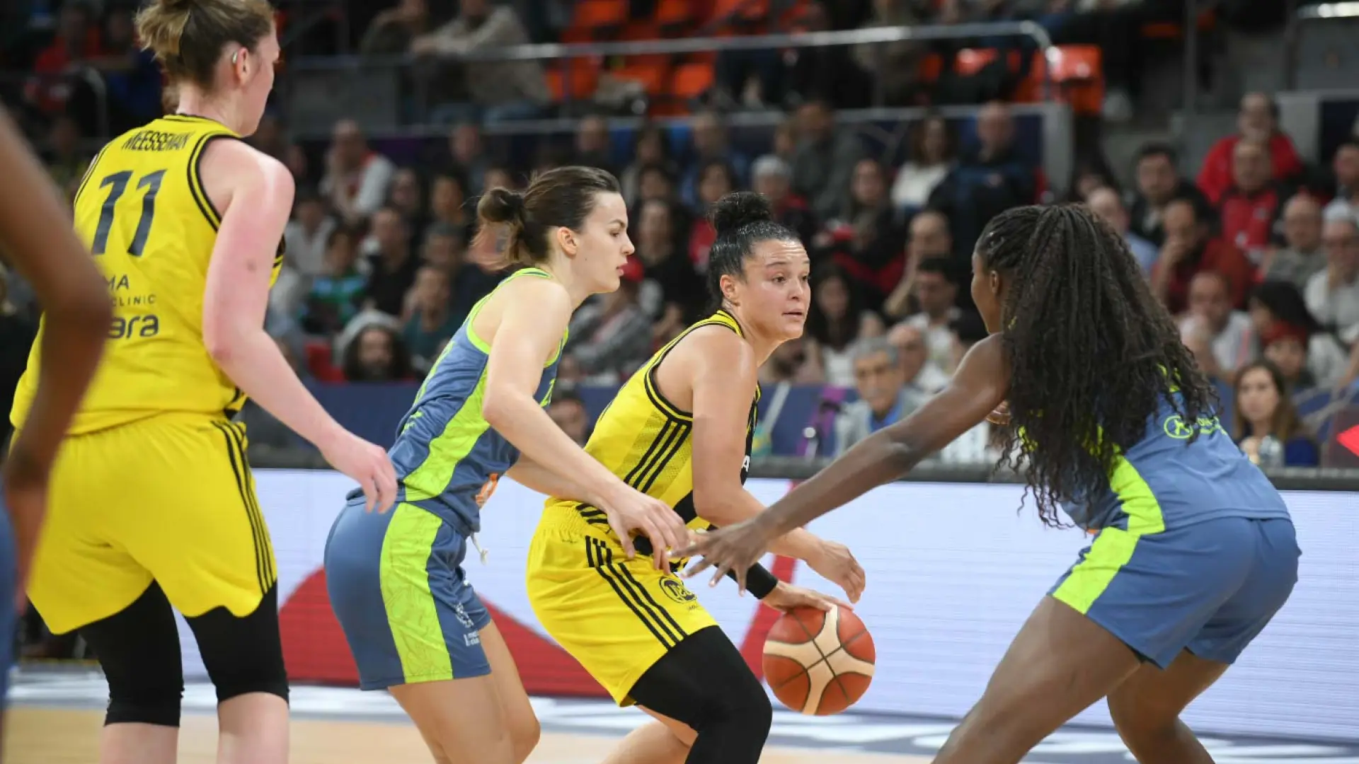 16 rebotes y 30 de valoración: así fue la exhibición de Magbegor con el ...