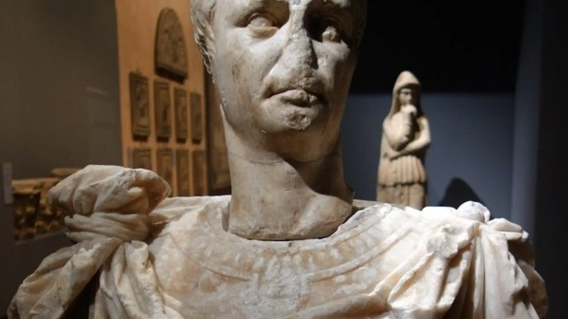 El busto romano del emperador Claudio que salió de Bílbilis hace tres ...