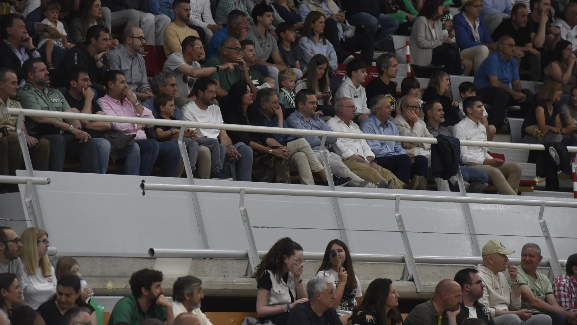 Fotos |Partido de baloncesto Lobe Huesca La Magia-Fibwi Palma | Imágenes