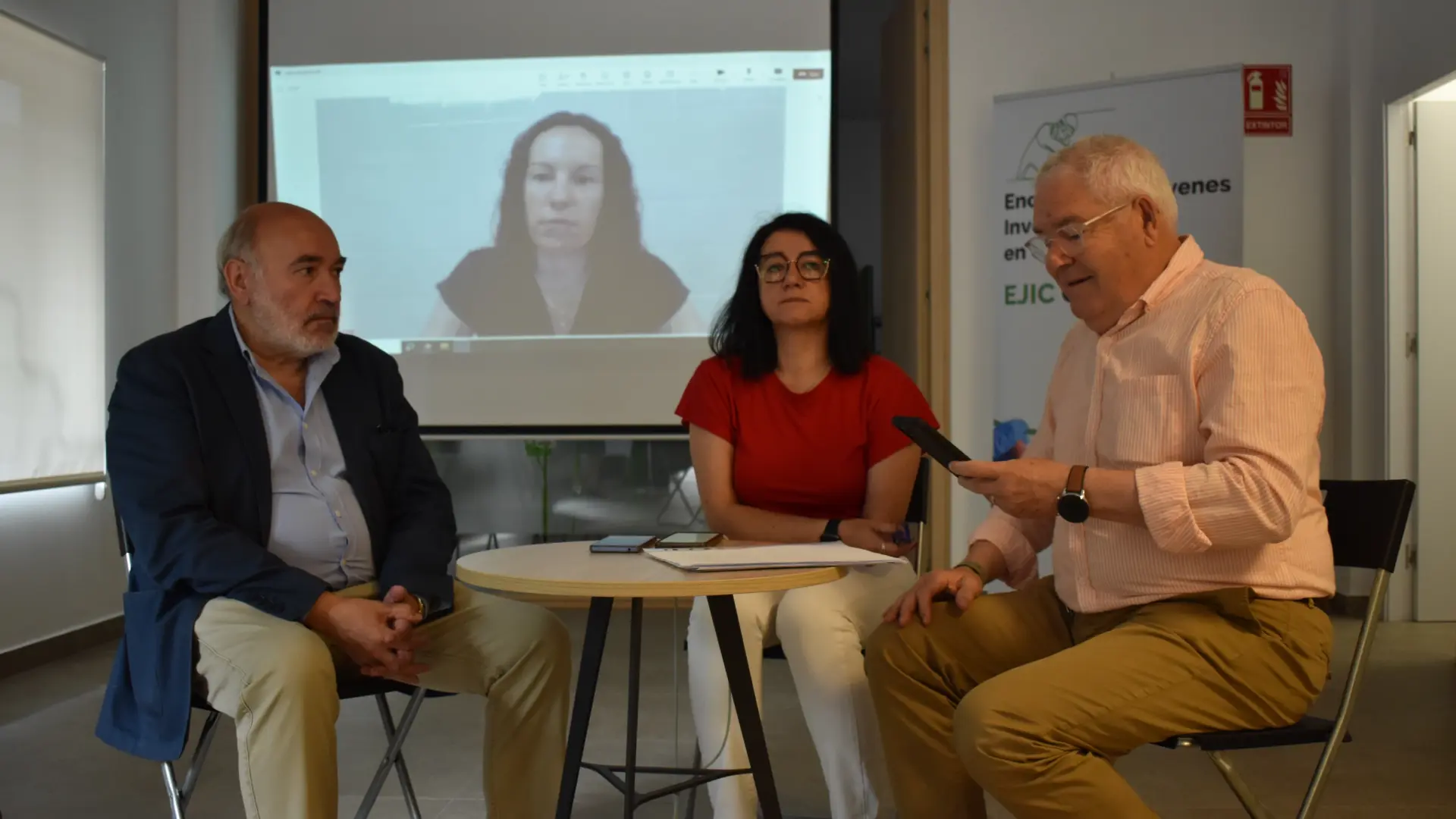 Calatayud pone en común el futuro de la investigación en cáncer durante ...