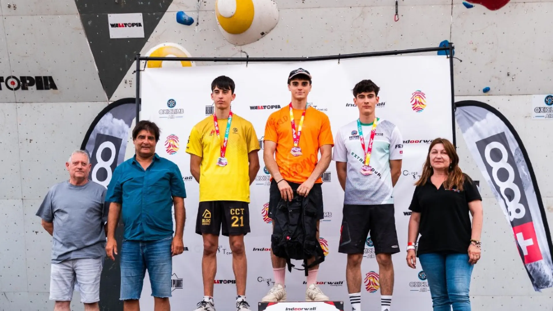 El aragonés Santiado Oronich gana el oro en el campeonato de España sub-19 de escalada de dificultad