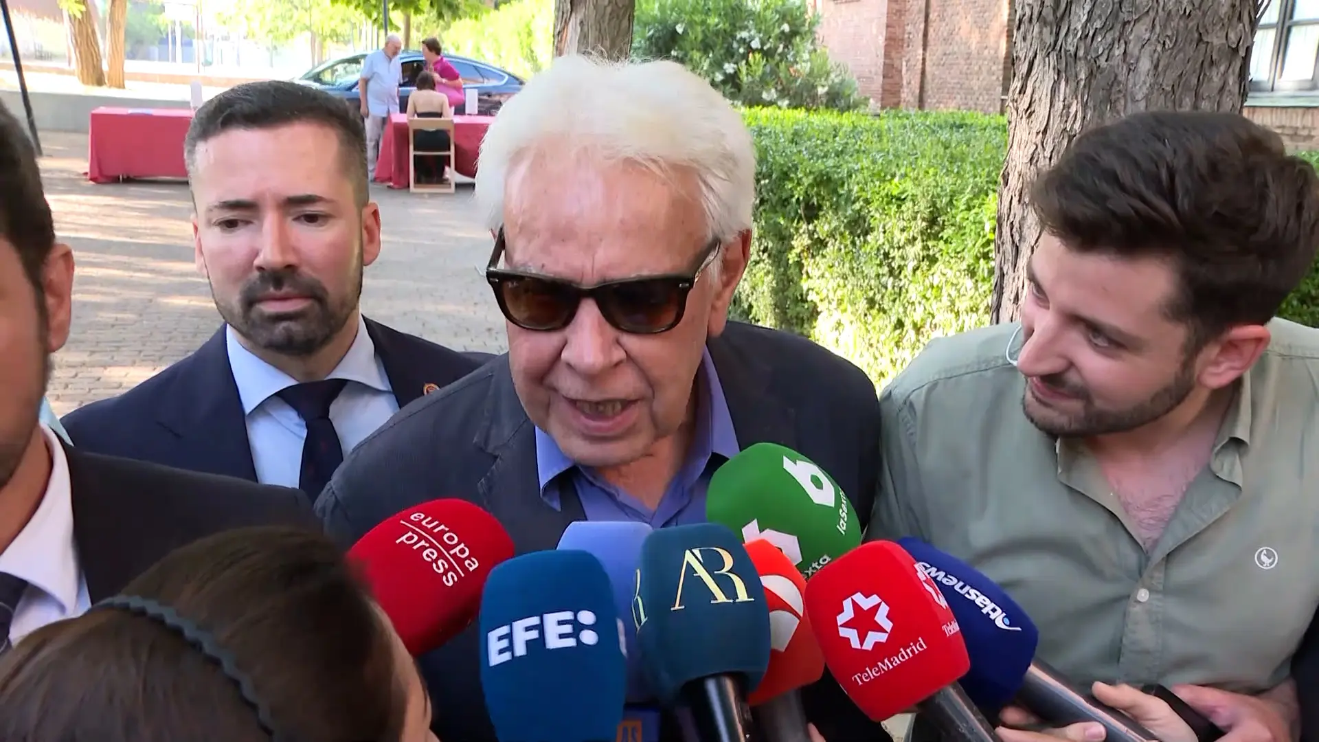 Felipe González afirma que "Madina fue mi candidato y lo sigue siendo"