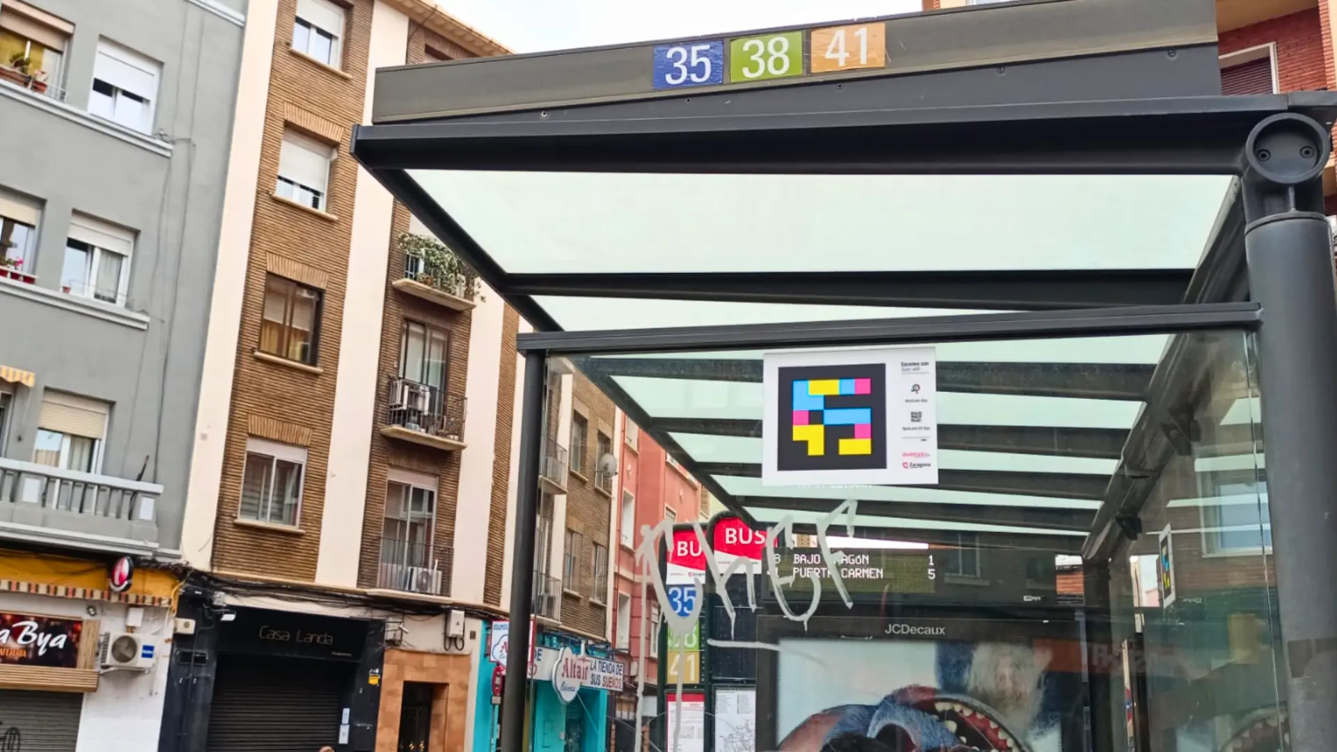 Qué significan los códigos QR de colores que se ven por Zaragoza o en ...