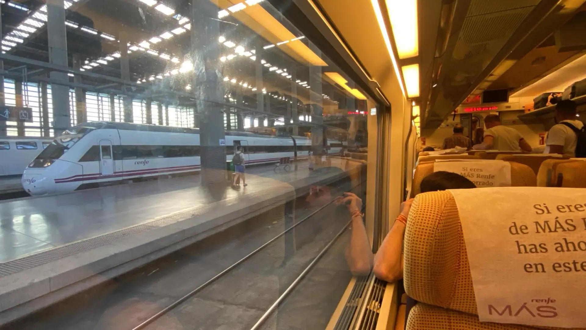 Retrasos de una hora en los trenes entre Madrid y Levante se unen a las incidencias hacia Andalucía