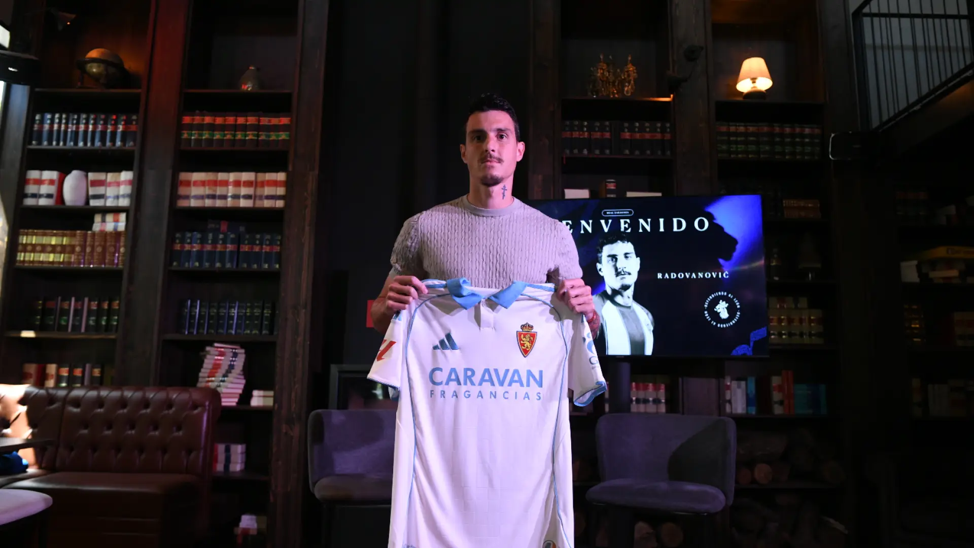 La presentación de Radovanovic con el Real Zaragoza, en fotos | Imágenes