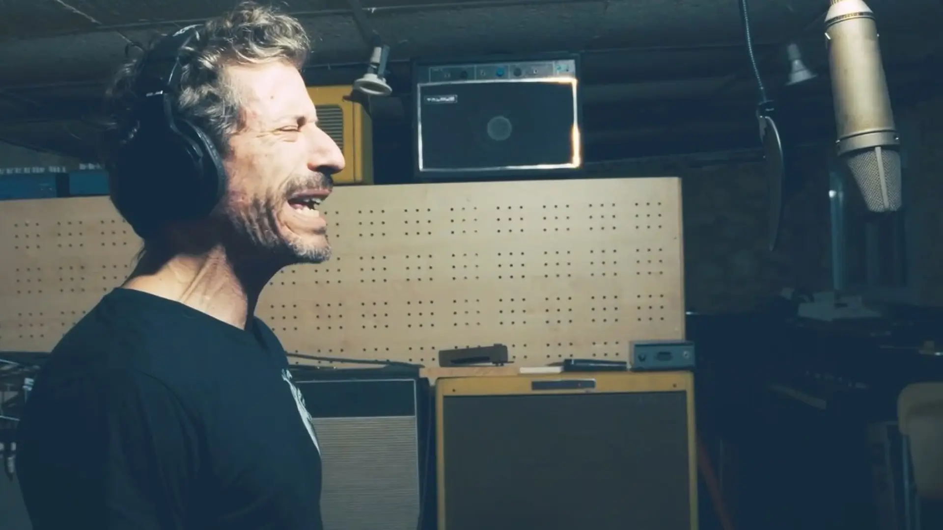 Yago y Los Olvidados se dan un paseo musical por Cádiz con 'Al lado del ...