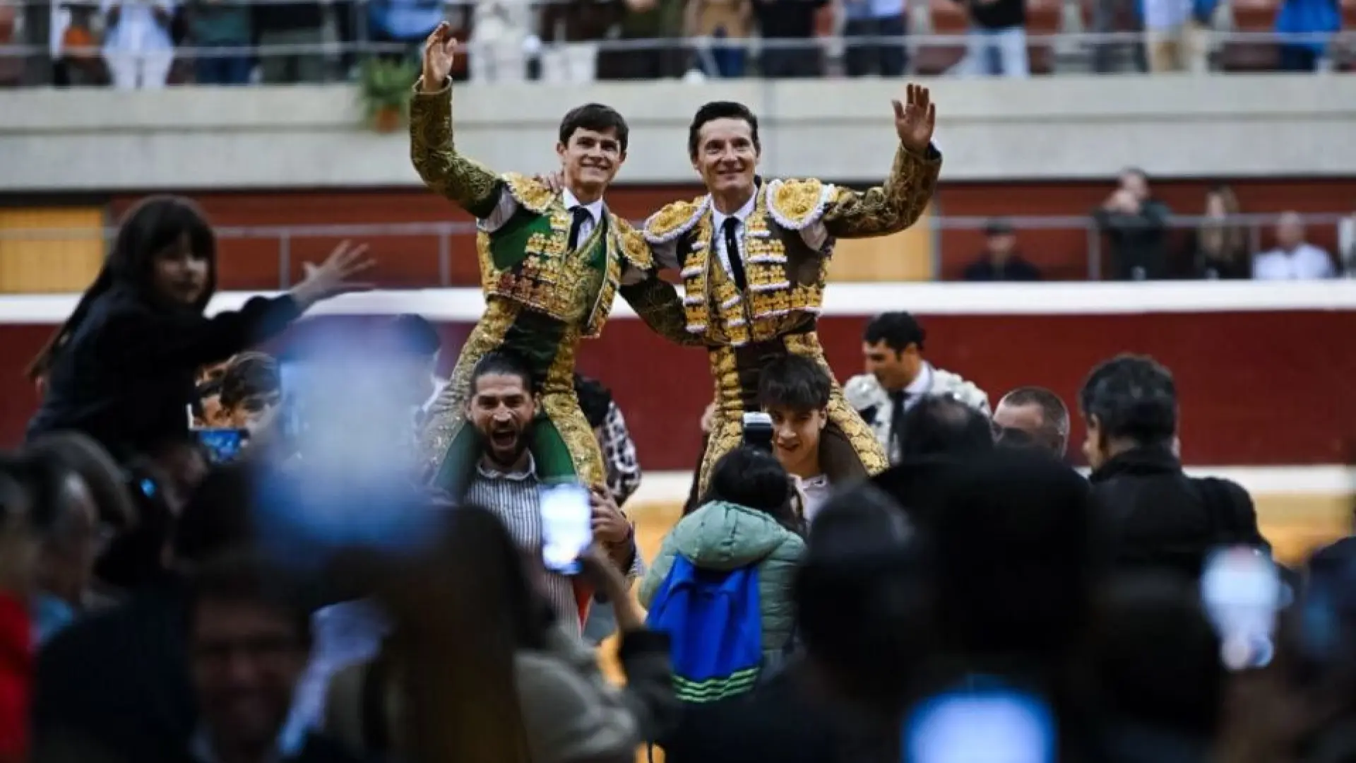 El torero aragonés Aarón Palacio vuelve a abrir la puerta grande de Logroño
