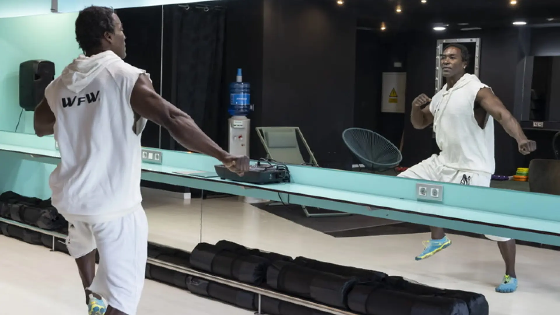 Vídeo | El bailarín que vino a Zaragoza con Shakira y abre ahora un ...