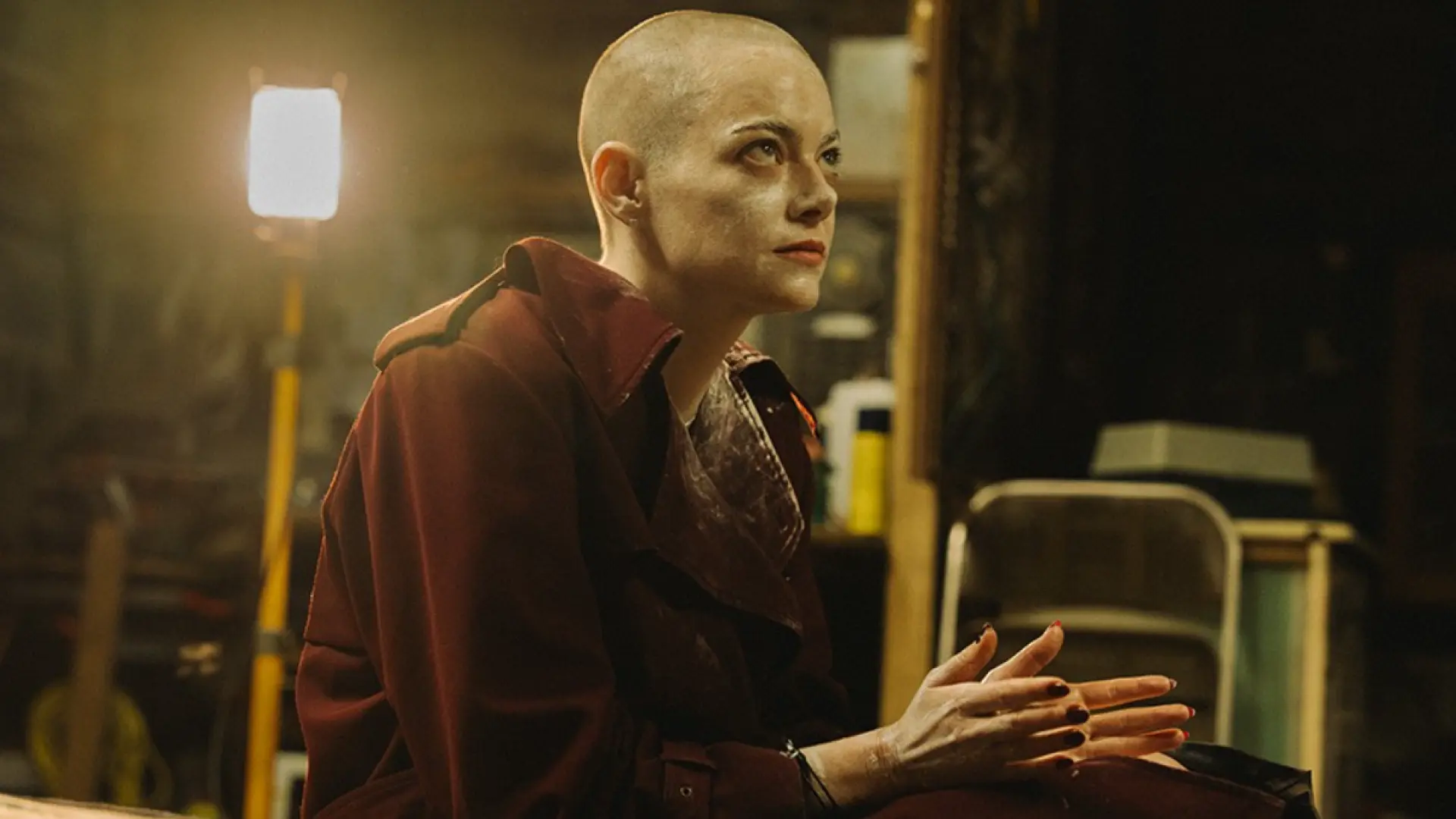 Crítica de la película 'Bugonia' de Yorgos Lanthimos: Vino de Andrómeda